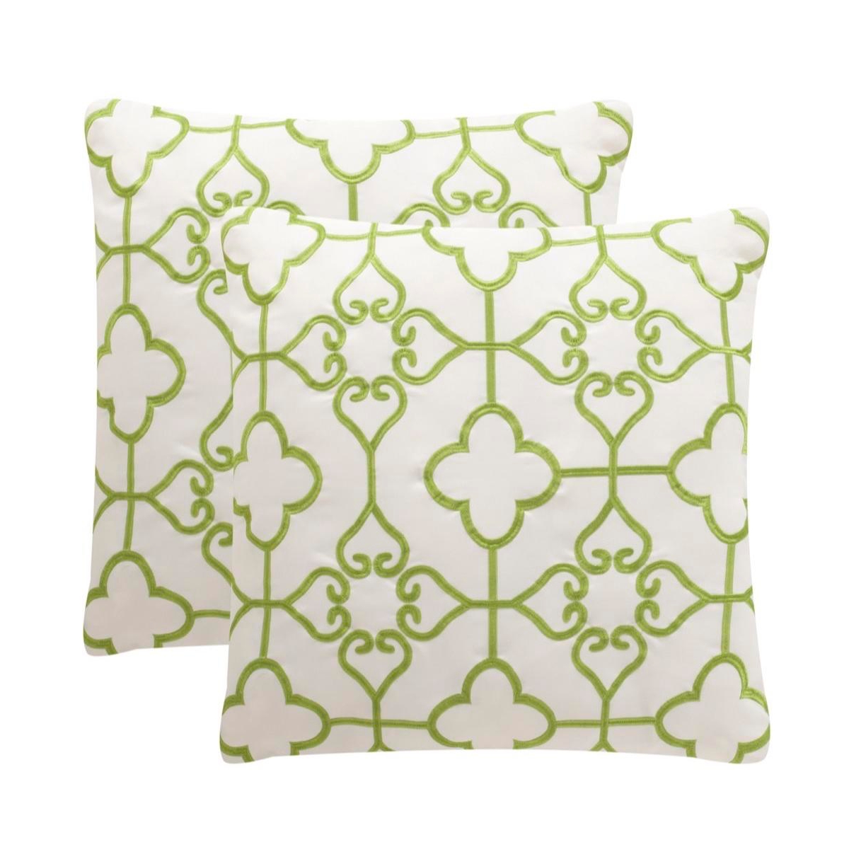 Click here for Safavieh Indoor/Outdoor Nadia 20 x 20 Pillow (Set... prices
