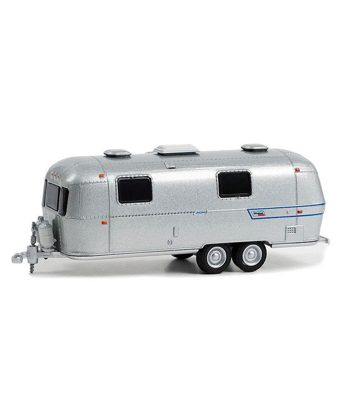 Greenlight 1/64 Airstream Ambassador International Land Yacht, Hitched ...