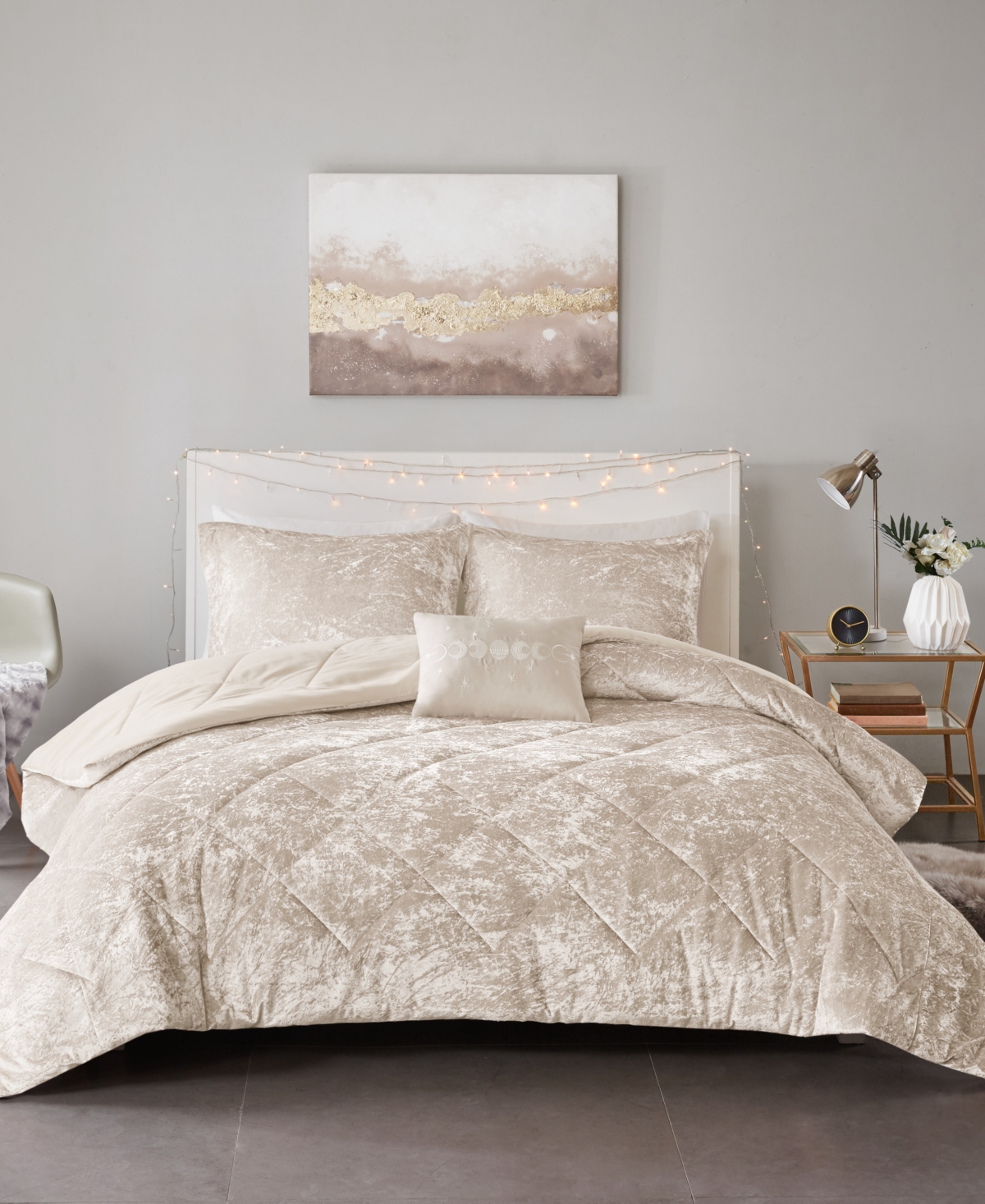 Click here for Intelligent Design Felicia Velvet 4-Pc. Comforter... prices
