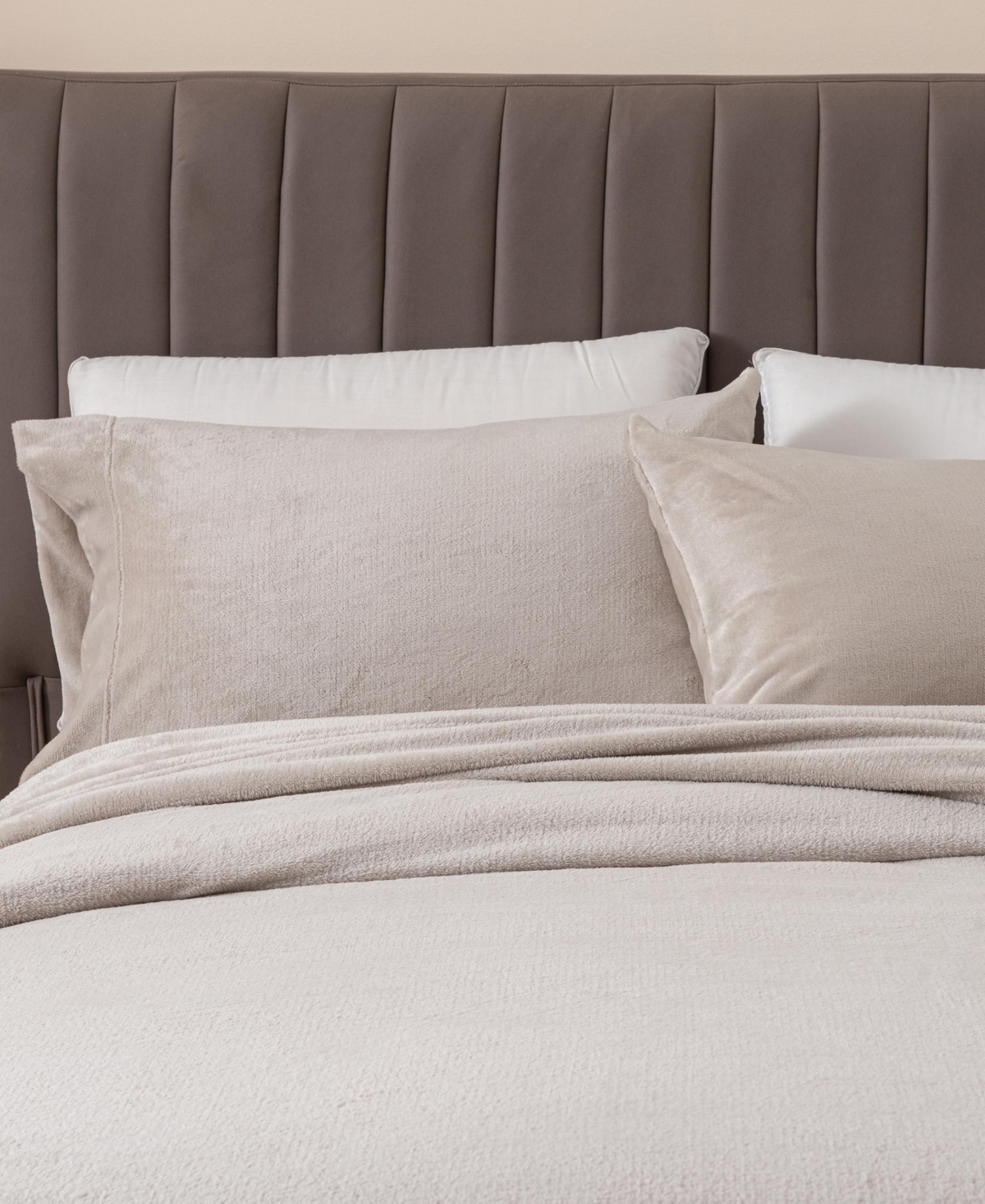 Click here for Linery & Co. Ultra-Soft Velvet Plush Solid Sheet S... prices