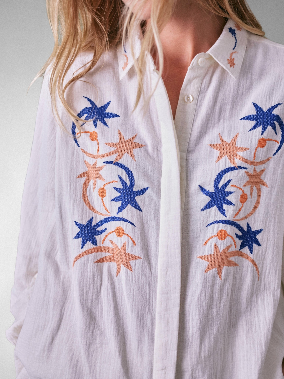 Click here for Cape Cove Womens Celestrial Stella Blouse - Ivory prices