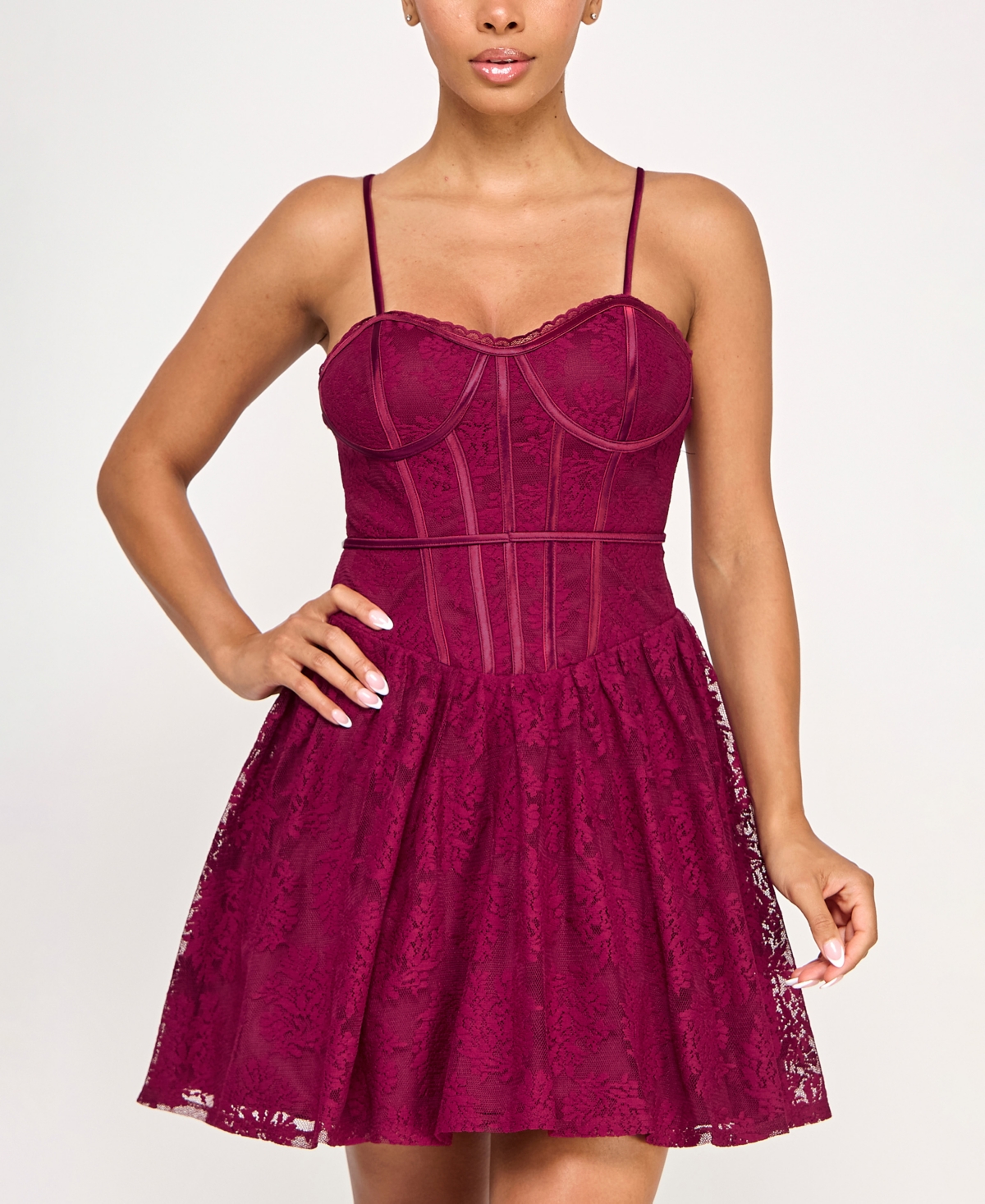 Click here for Seni & Cade Juniors Sweetheart Neck Sleeveless Lac... prices
