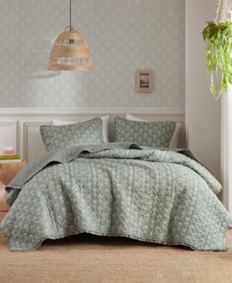 Click here for Madison Park Linwood Ruffle Printed Quilt Set prices