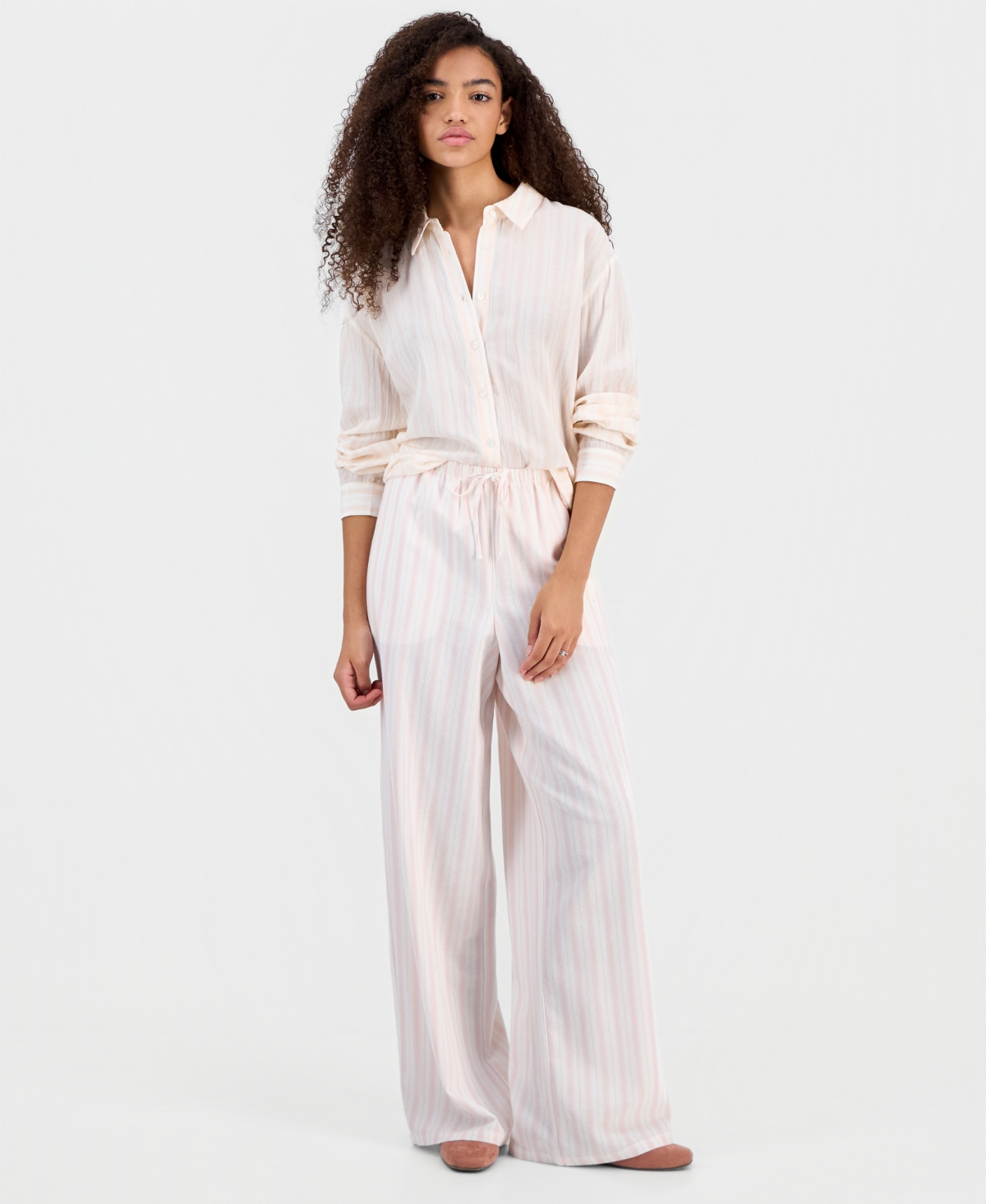 Click here for Hippie Rose Juniors Wide-Leg Linen-Blend Pants - W... prices