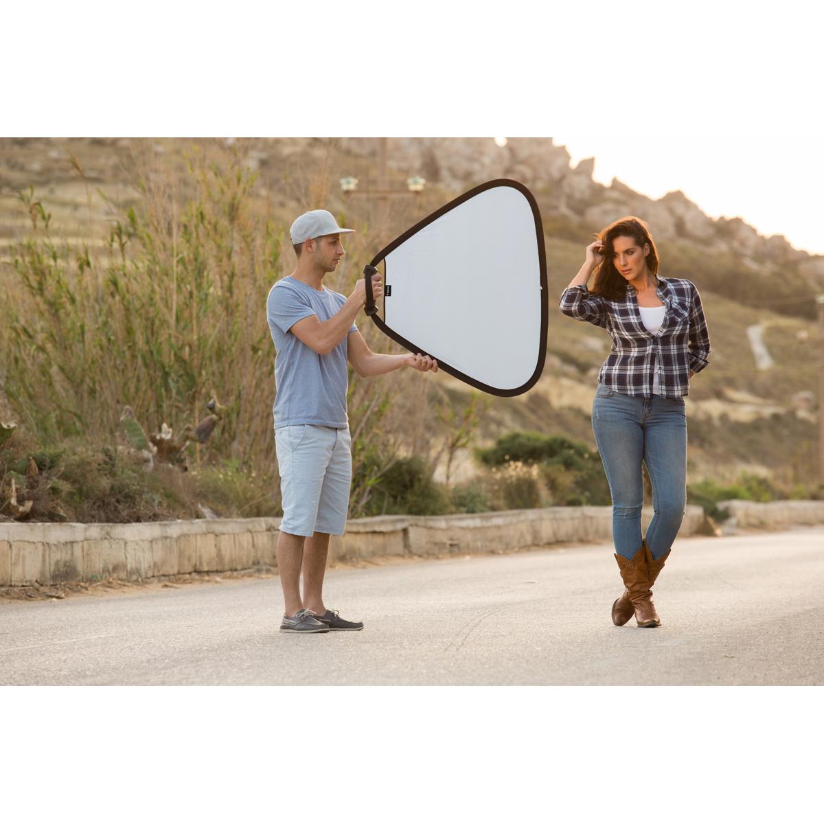 Click here for Manfrotto – 30" Collapsible Triangular... prices