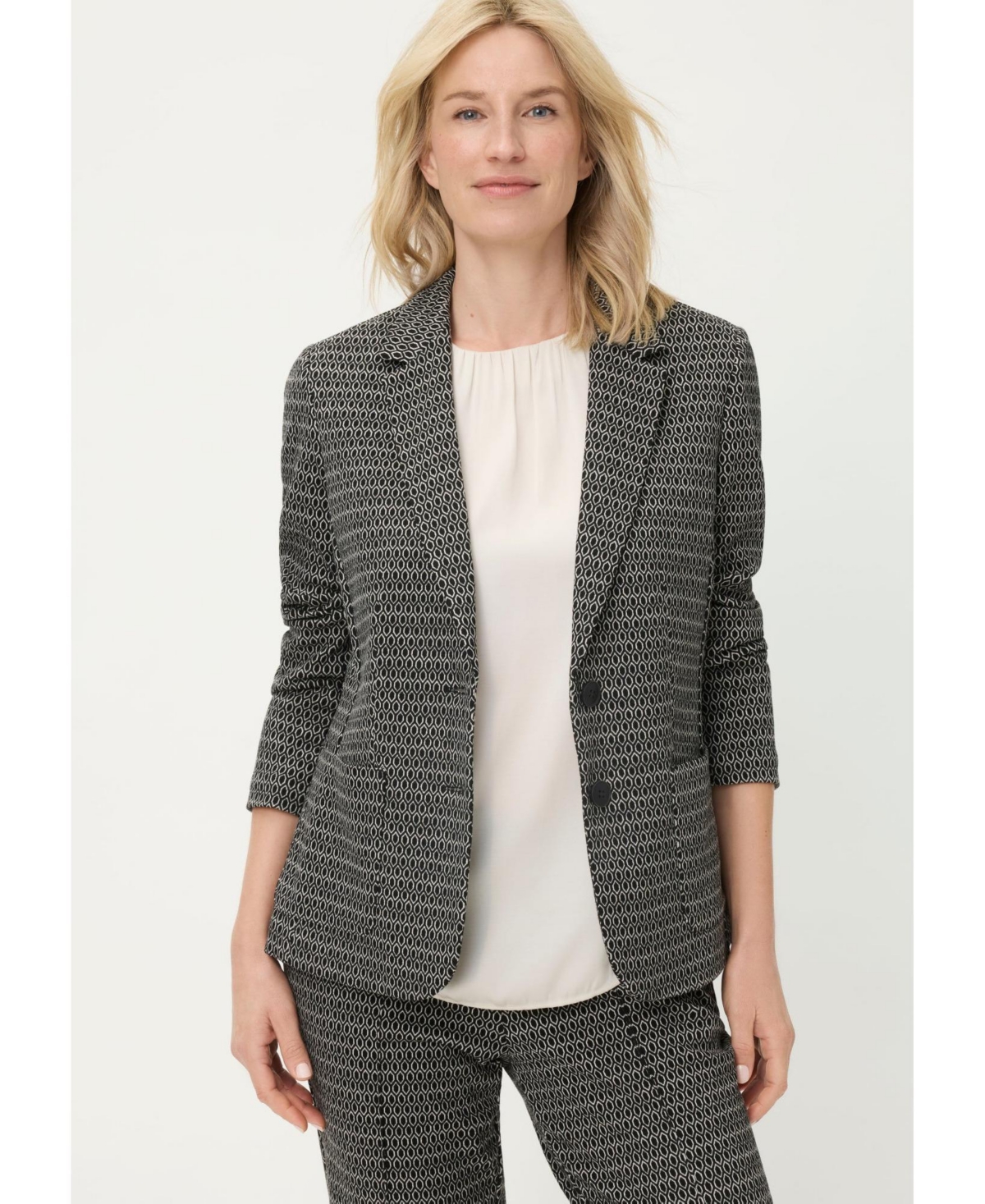 Click here for Olsen Womens Geo Knit Blazer - Black prices