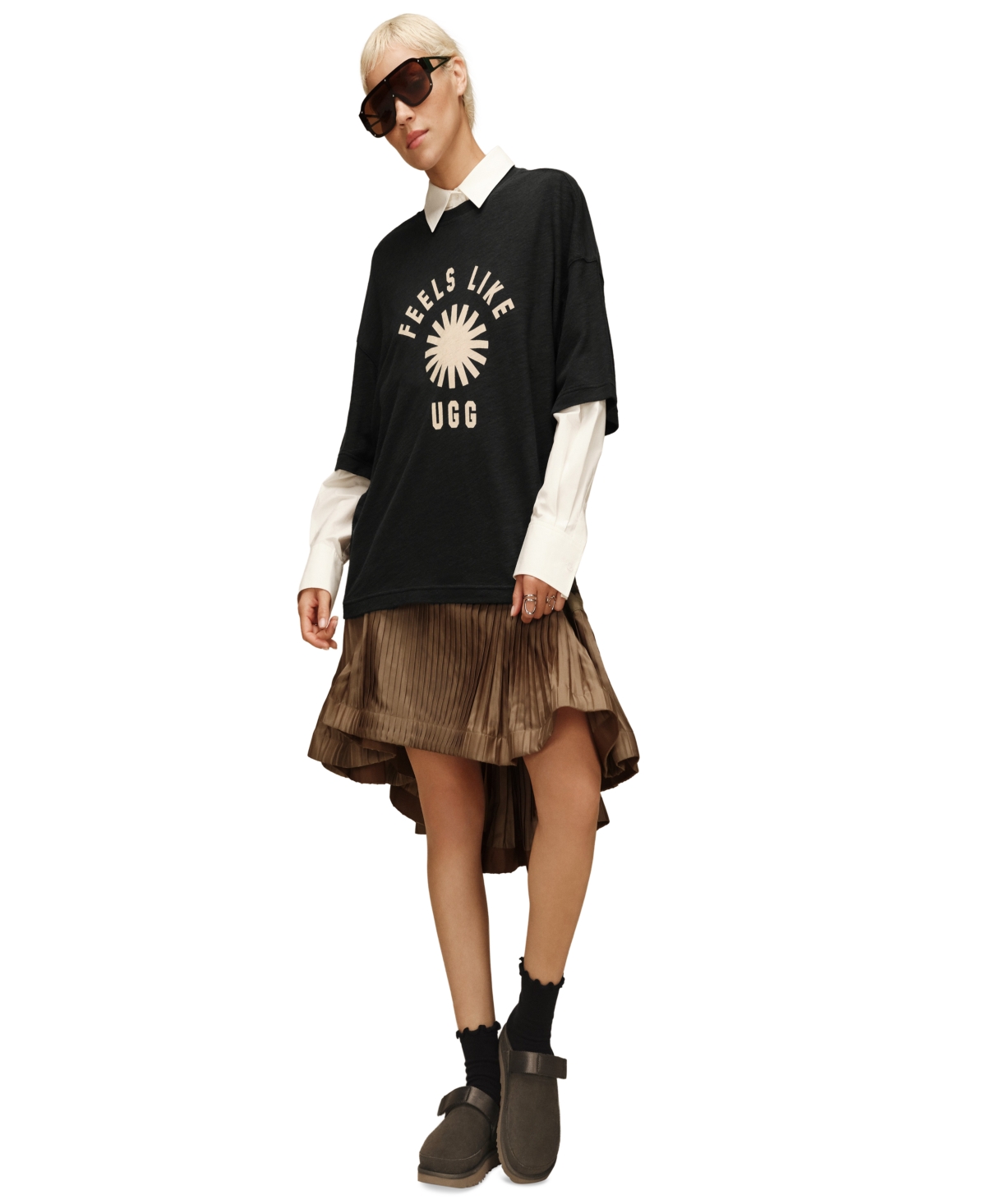 Click here for Ugg Womens Relaxed-Fit Graphic T-Shirt - Ink / Cre... prices