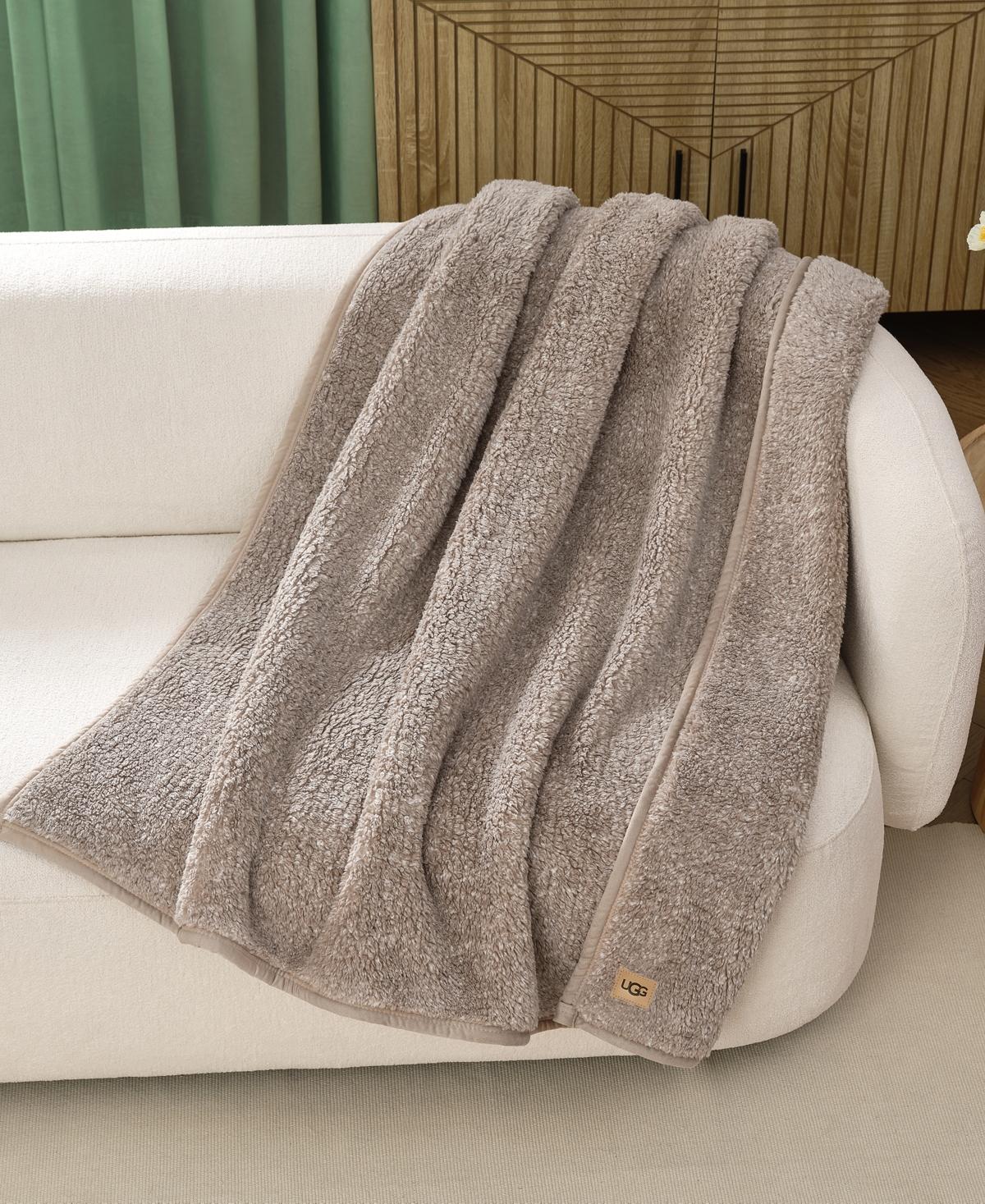 Click here for Ugg Classic UGGfluff Throw  50 x 70 - Fawn prices