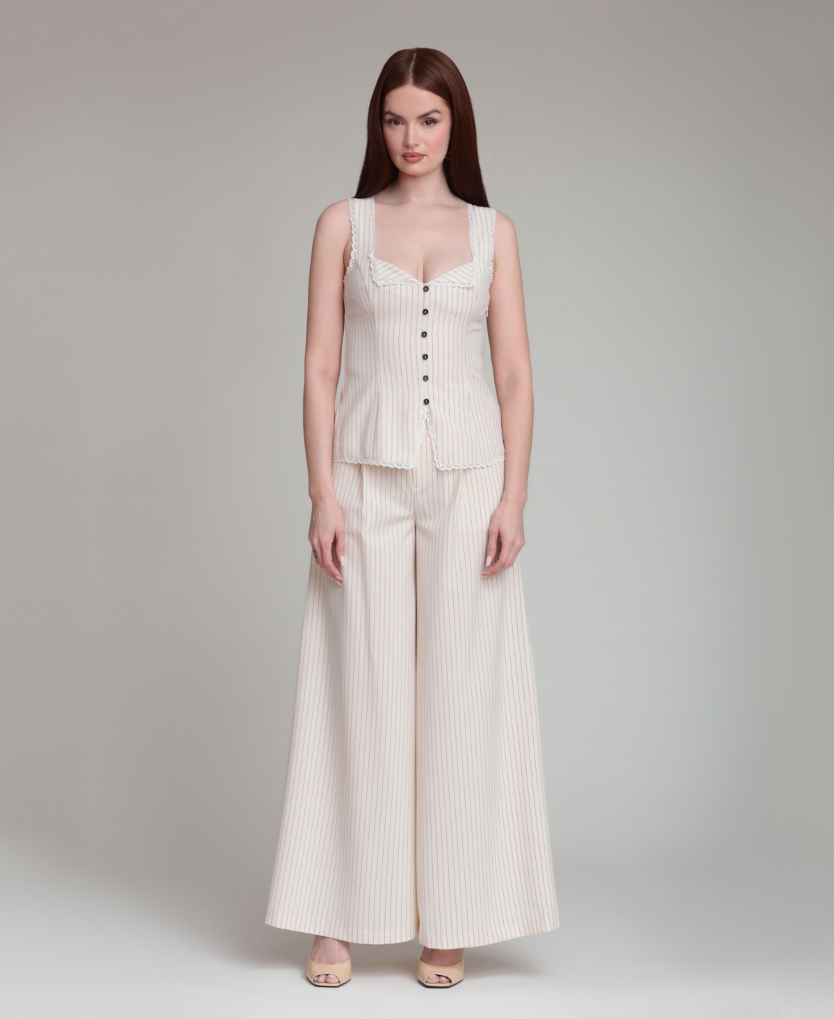 Click here for Avec Les Filles Womens V-Neck Top - Cream And Blac... prices