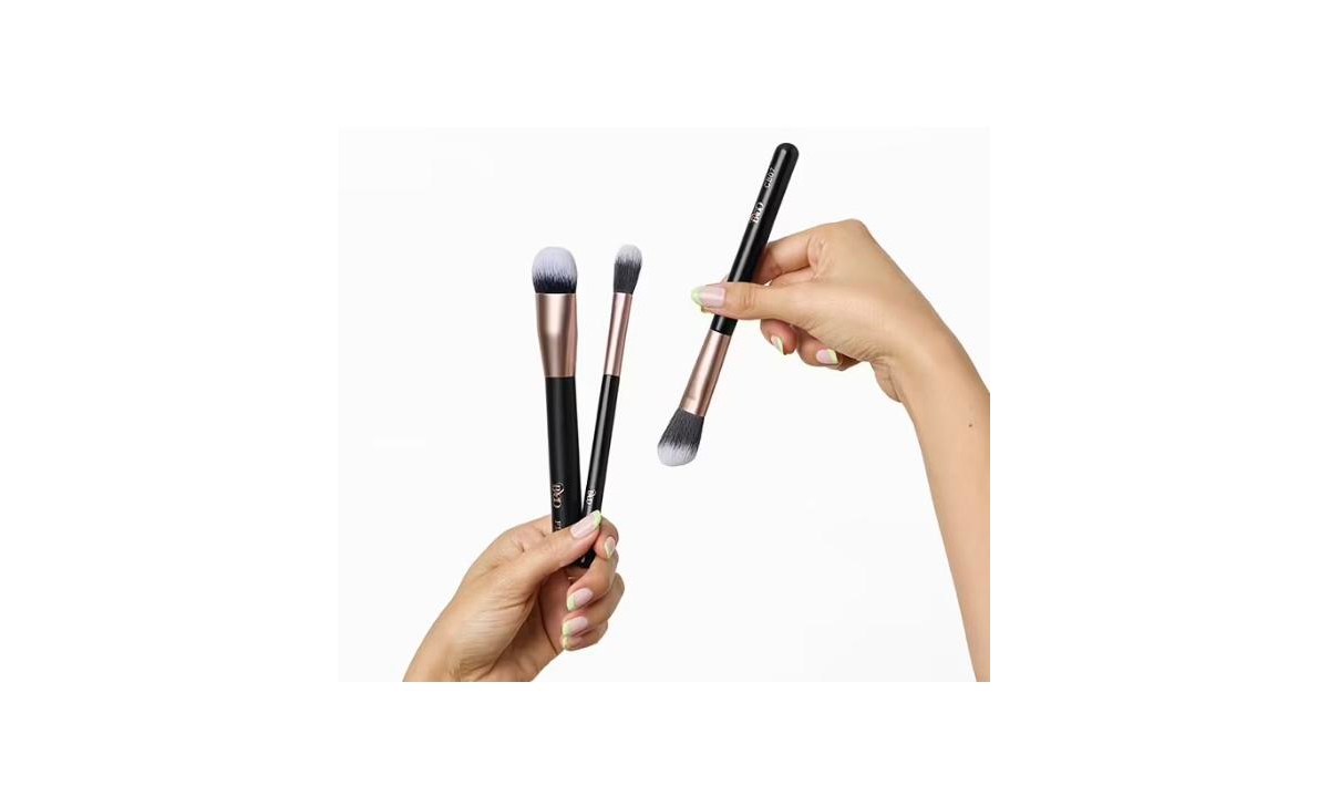Click here for Be Your Own Desire BYODesire 3pc Face Brush Set prices