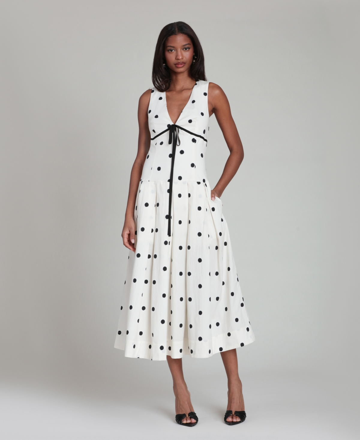 Click here for Avec Les Filles Womens Sleeveless V-Neck Midi Dres... prices