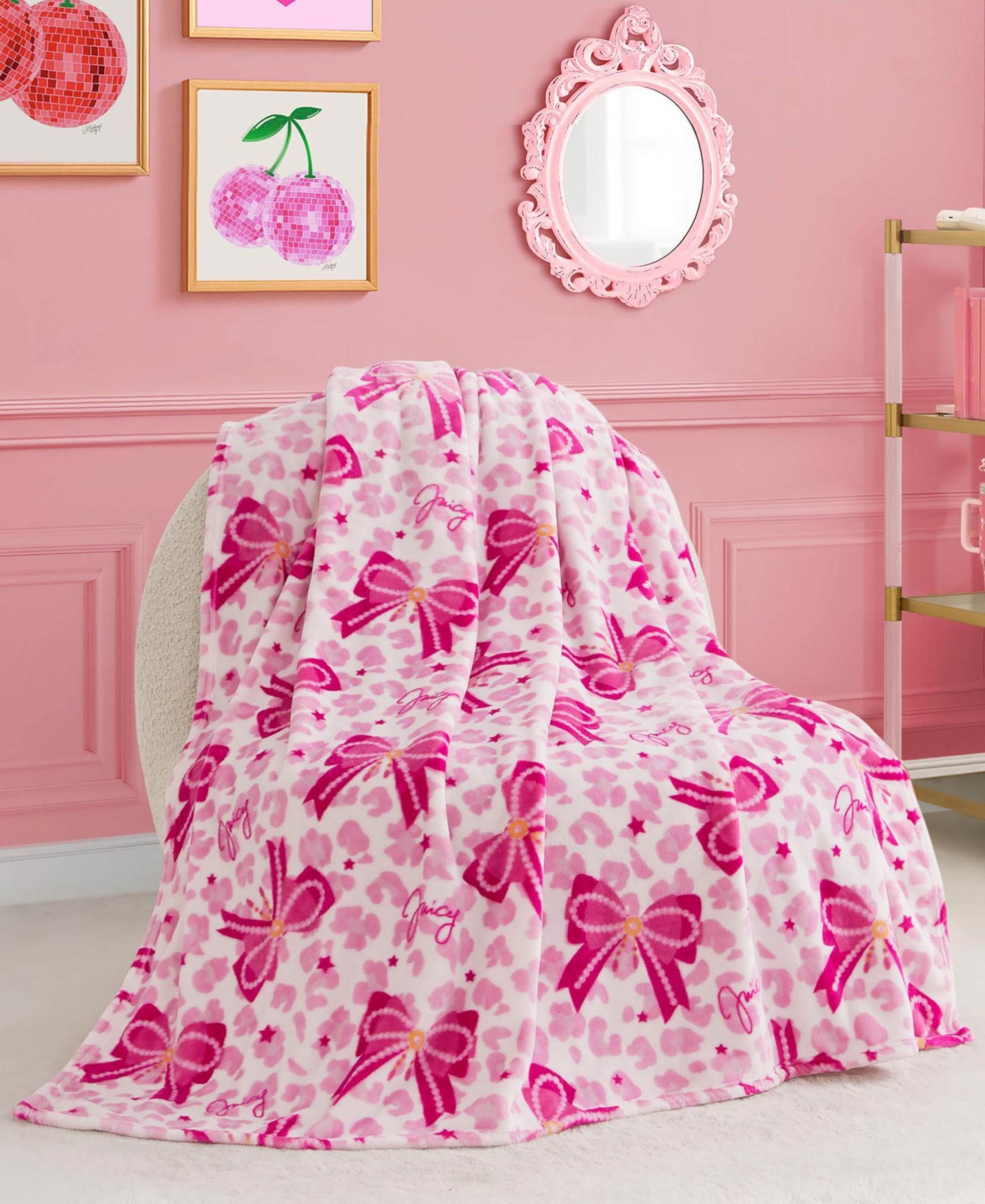 Click here for Juicy Couture Kids Plush Throw  50 x 70 - Pearl Bo... prices