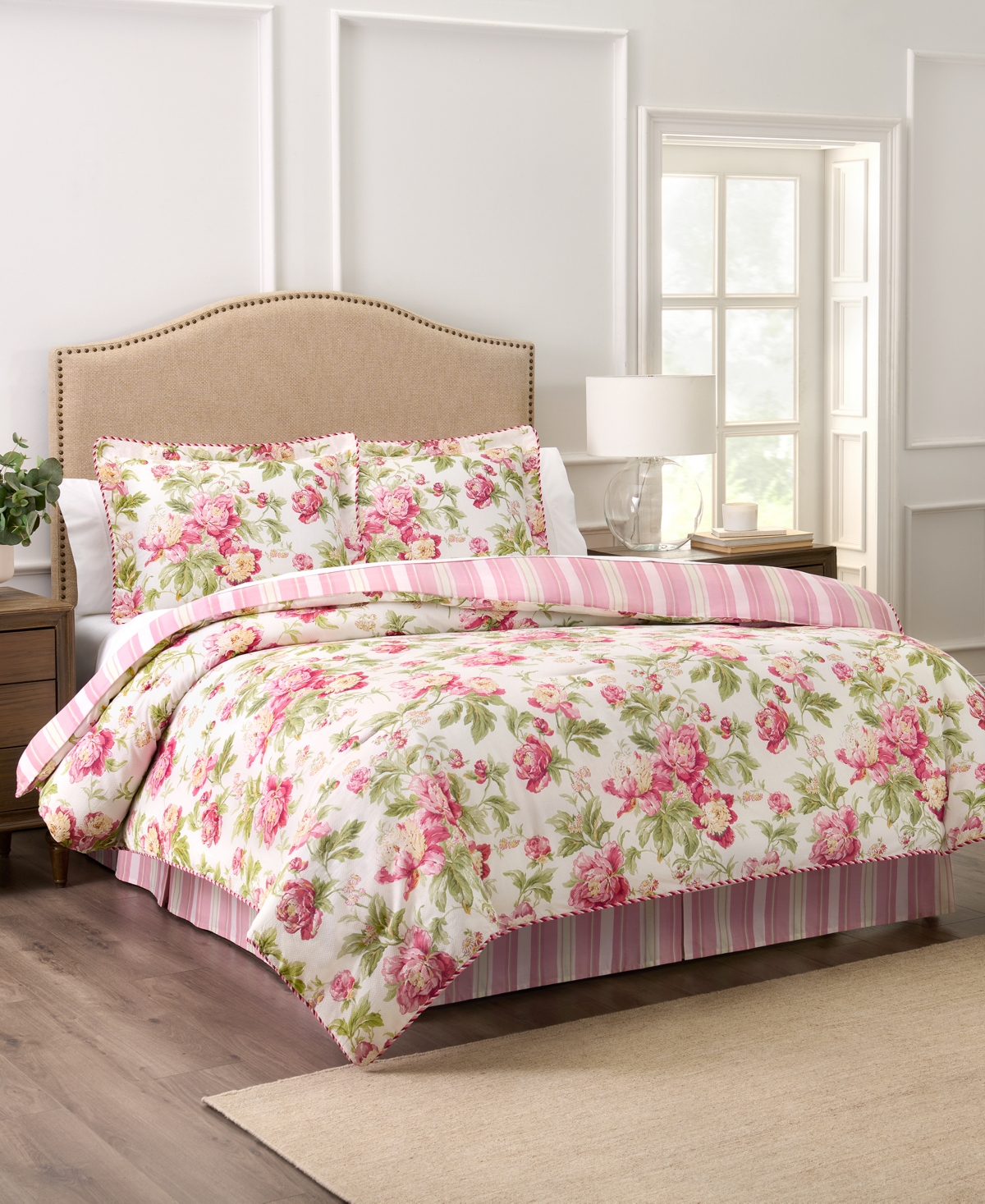 Click here for Waverly Forever Peony Cotton 4-Pc. Comforter Set... prices