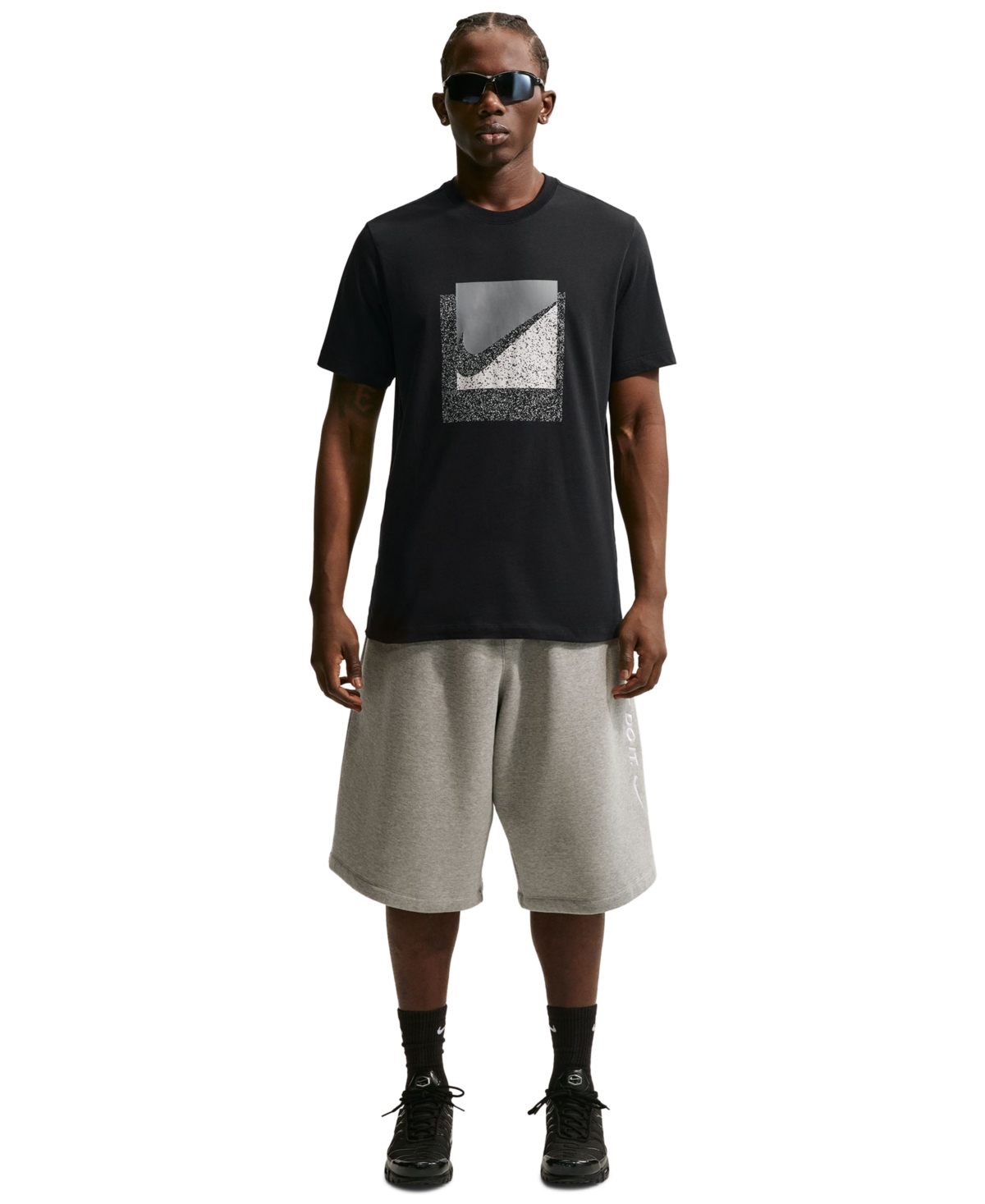 Click here for Nike Mens Swoosh Box Graphic T-Shirt - Black prices