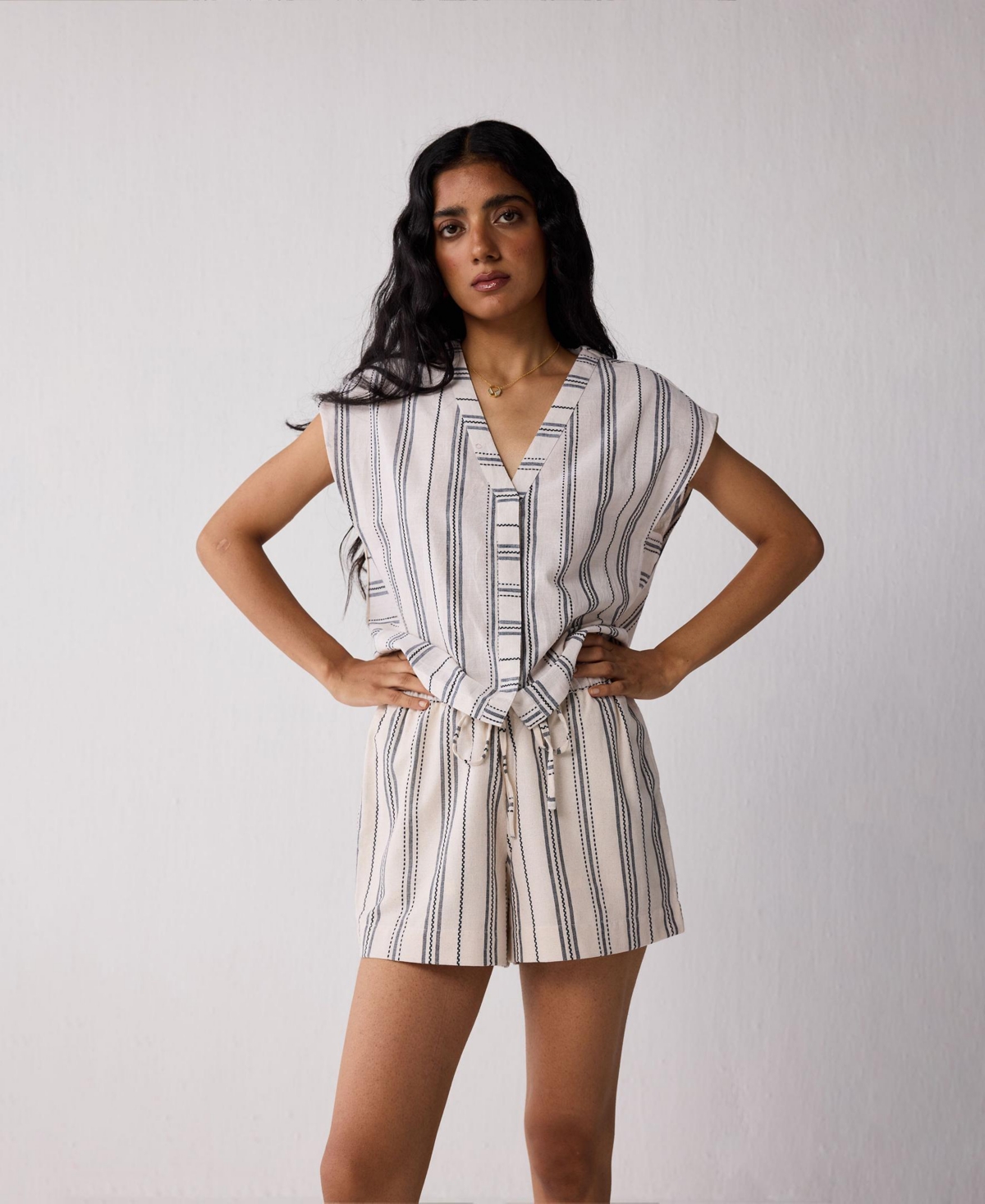 Click here for Reistor Womens Regular Drawstring Shorts in Stripe... prices