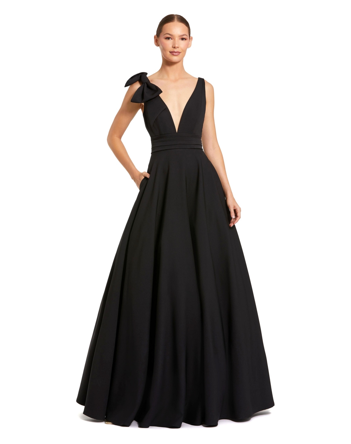 Click here for Mac Duggal Womens Petite Crepe Sleeveless Plunge N... prices