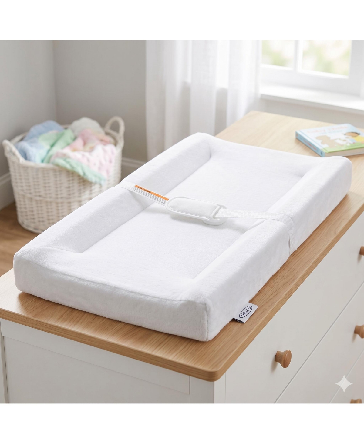 Click here for Graco Premium 4-Sided Contour Changing Pad - White prices