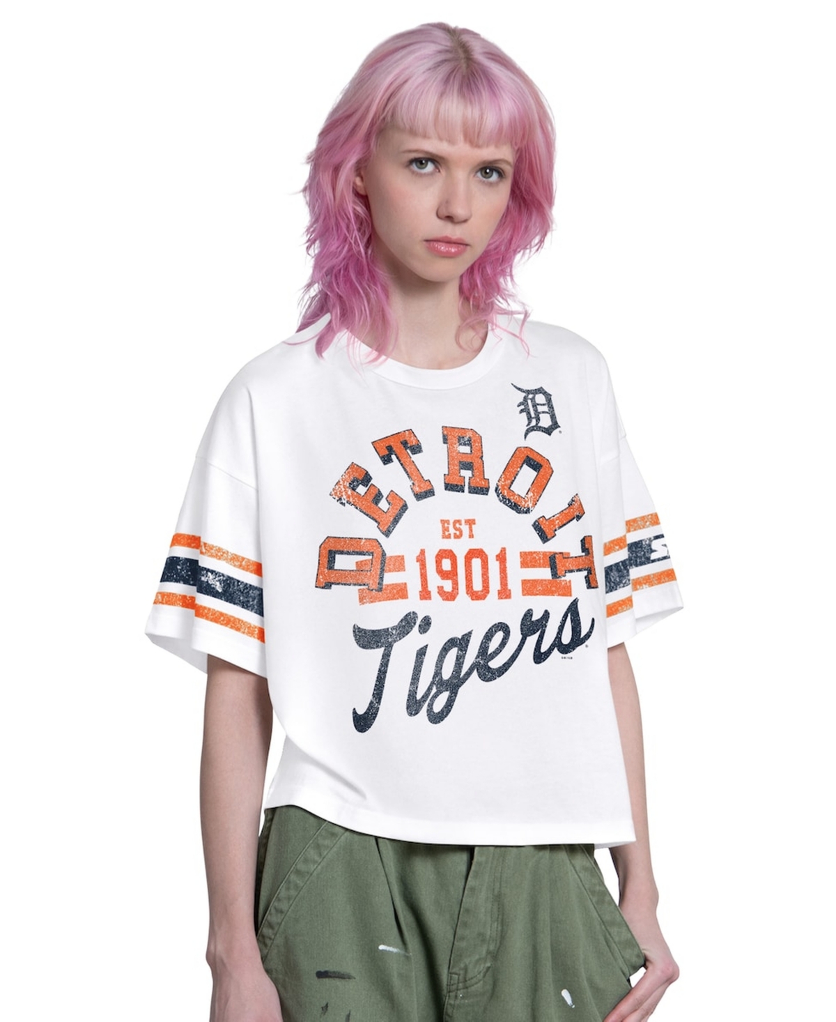 Click here for Starter Womens White Detroit Tigers Cropped Hurry... prices