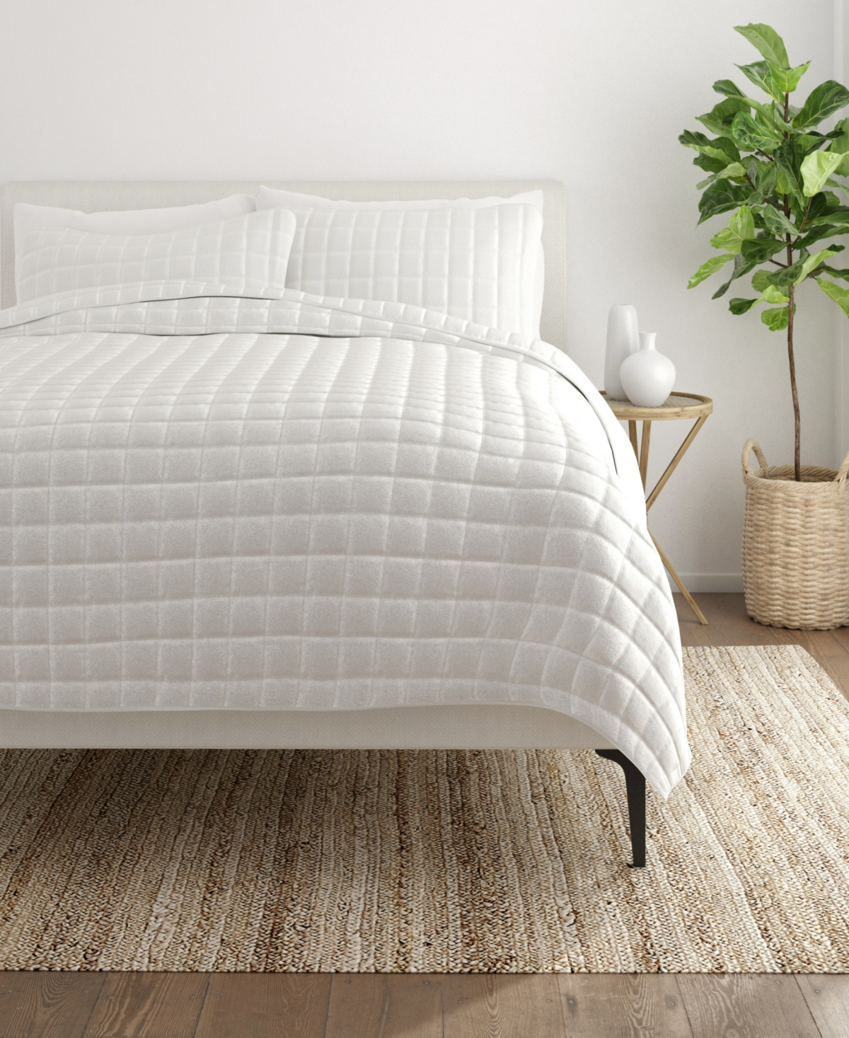 Click here for ienjoy Home Ultra Soft Square Pattern Quilted Cove... prices