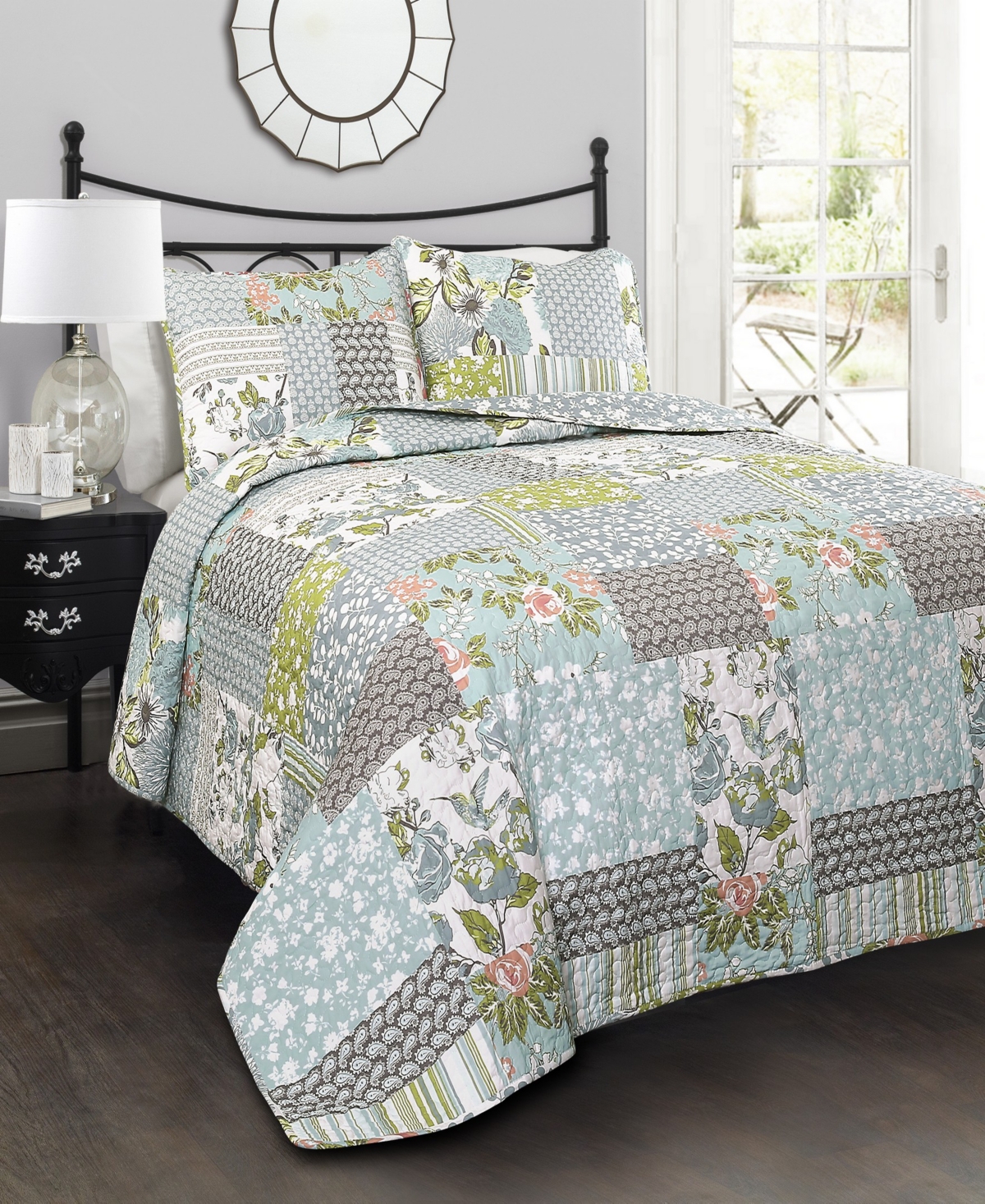Click here for Lush Decor Roesser 3-Pc Set Quilt Set  King - Blue prices