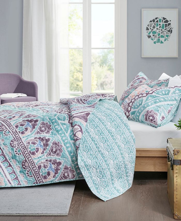 Intelligent Design Lidia 2-Piece Twin/Twin XL Reversible Coverlet Set ...