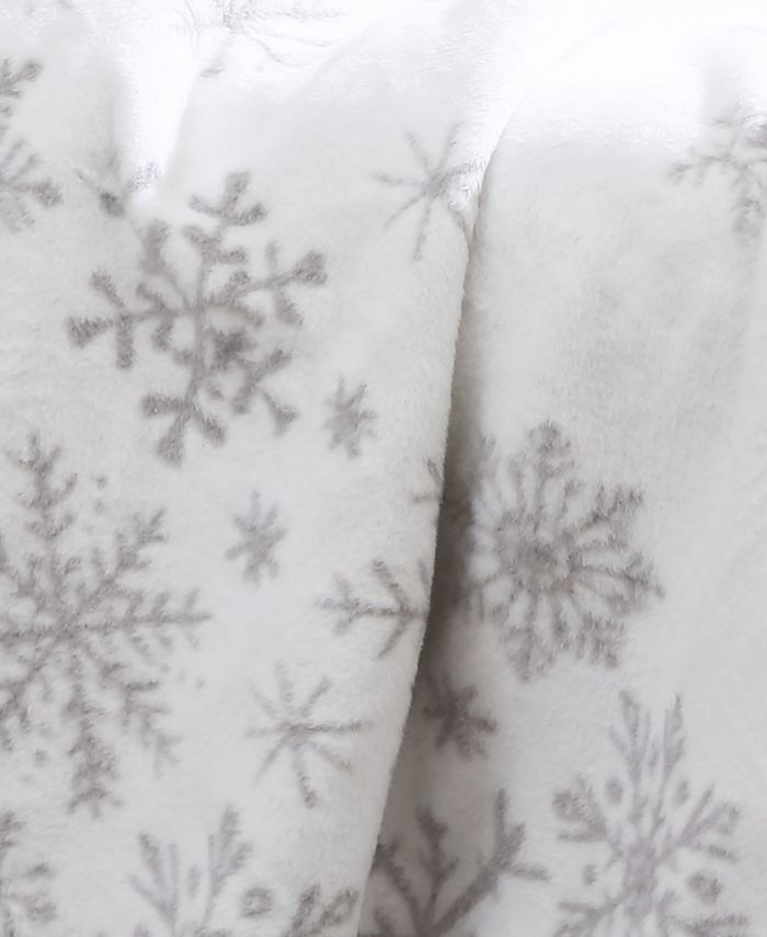 Lacourte Snowflake Fleece Jacquard Throw, 50" x 60" - Macy's