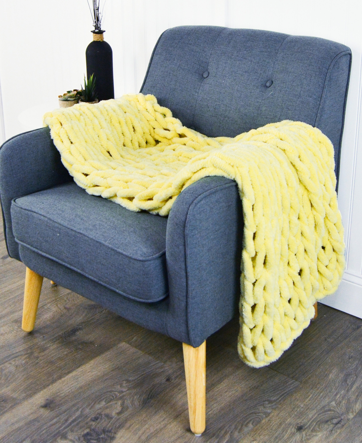 Click here for Donna Sharp Chenille Knitted Throw  40 x 50 - Yell... prices