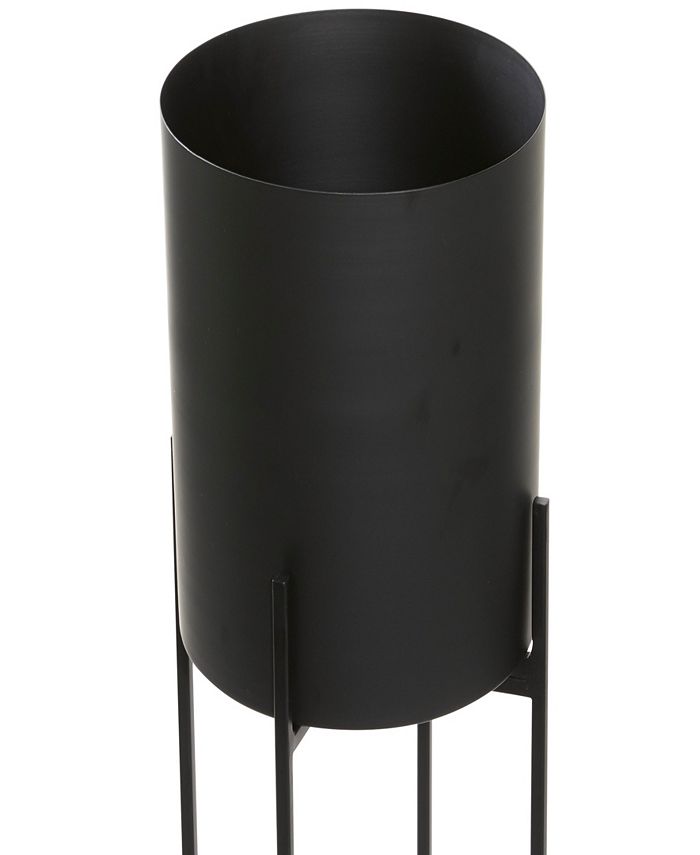 Rosemary Lane Black Metal Indoor Outdoor Planter with Removable Stand ...