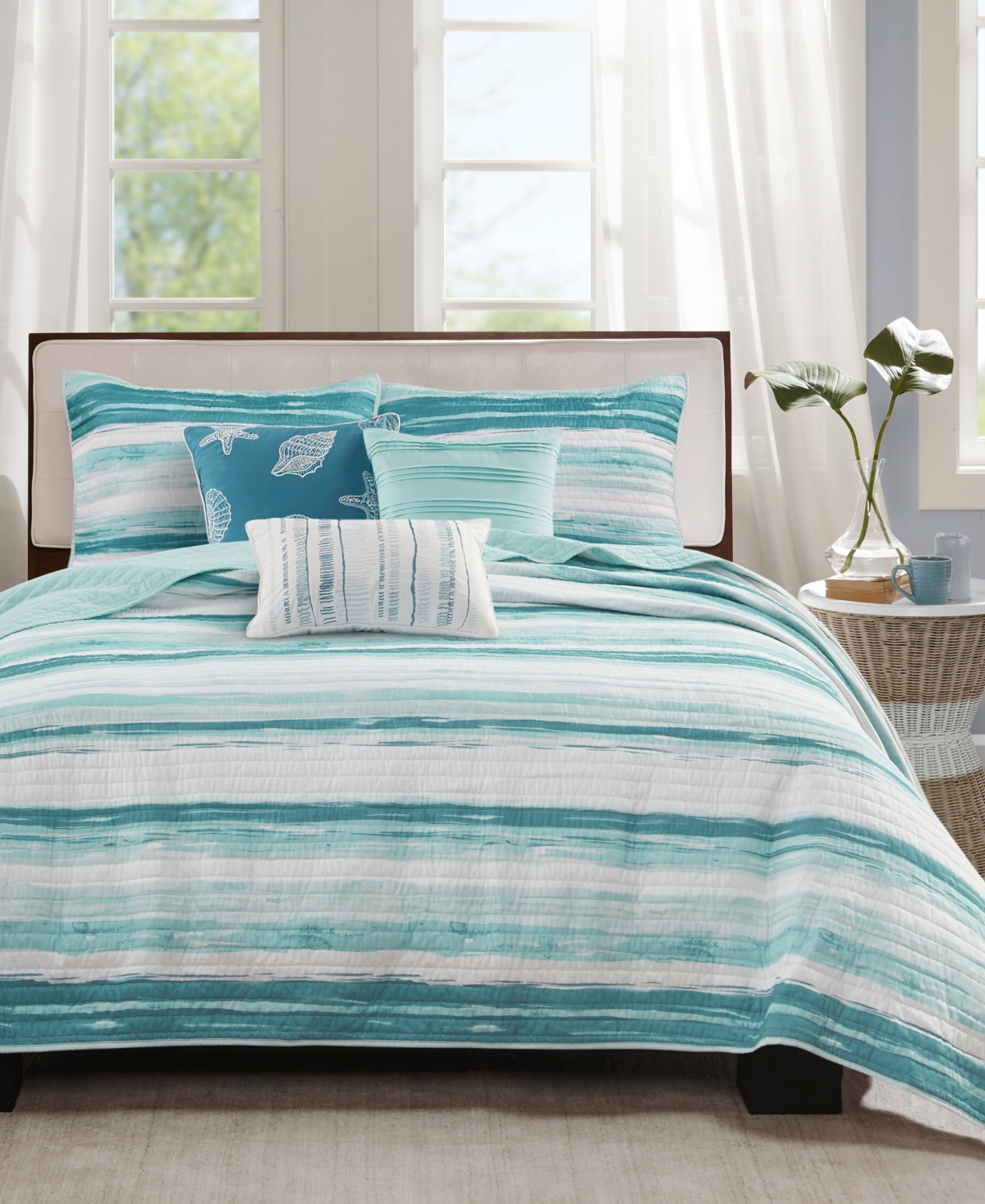 Click here for Madison Park Marina Printed 6 Piece Quilt Set  Kin... prices