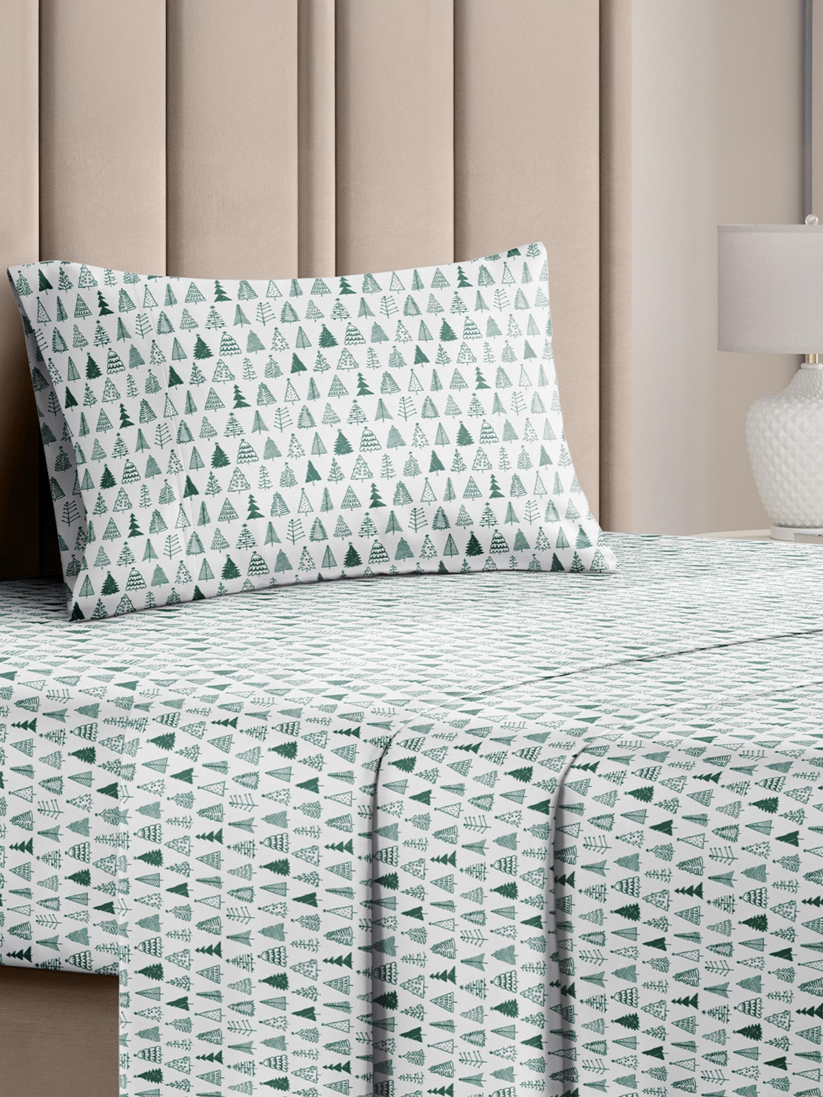 Click here for Christmas 4 Piece Microfiber Sheet Set (Twin / Rei... prices