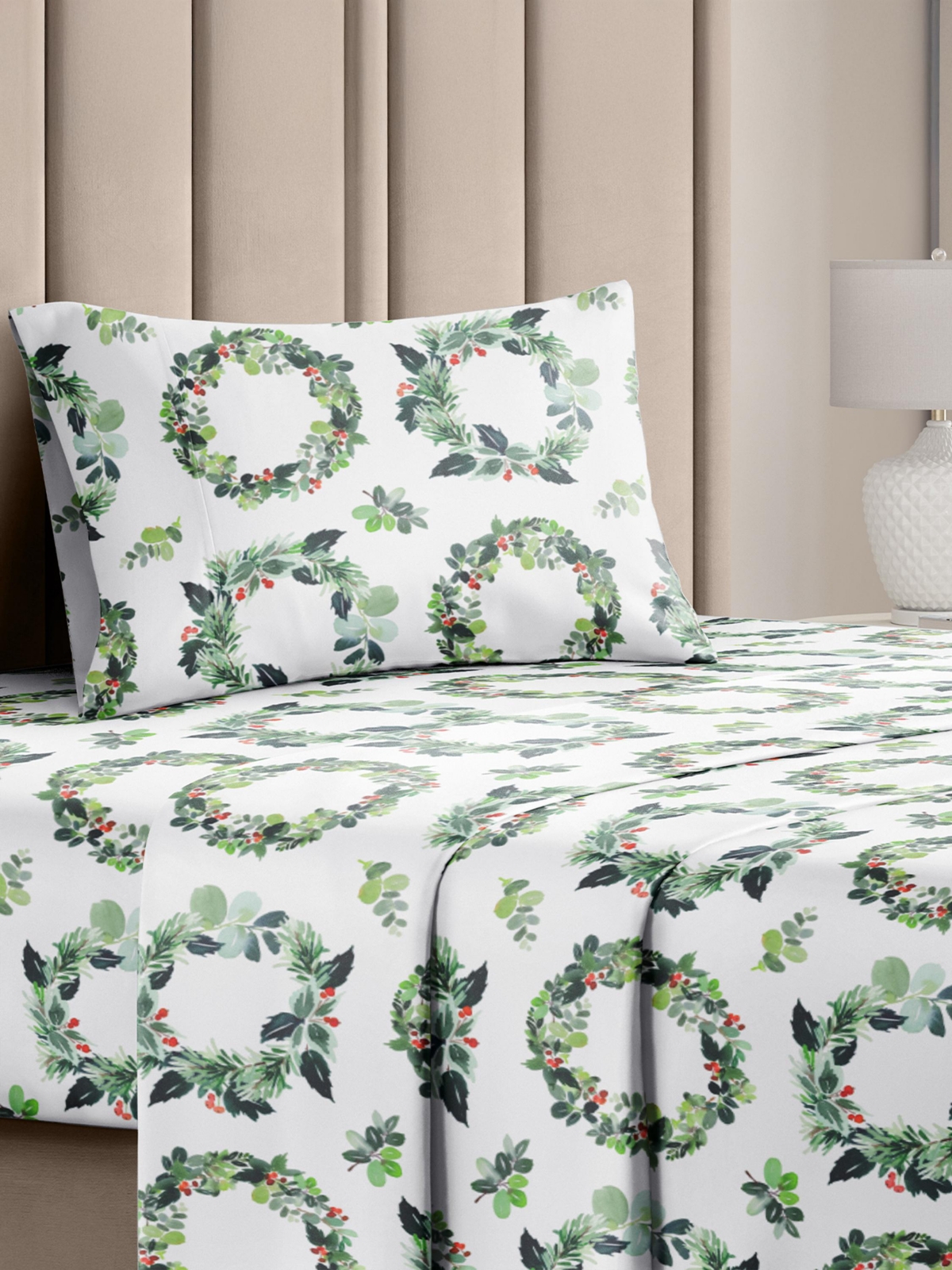 Click here for Christmas 4 Piece Microfiber Sheet Set (Twin / Rei... prices