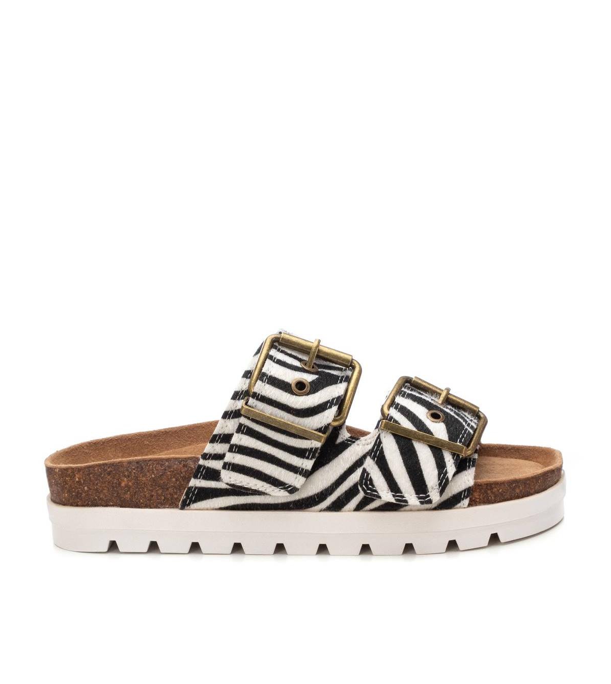 Click here for Womens Footbed Sandals Refresh By Xti - White prices