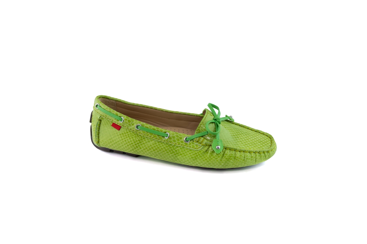 Click here for Marc Joseph New York Womens Cypress Hill Tiebow Dr... prices