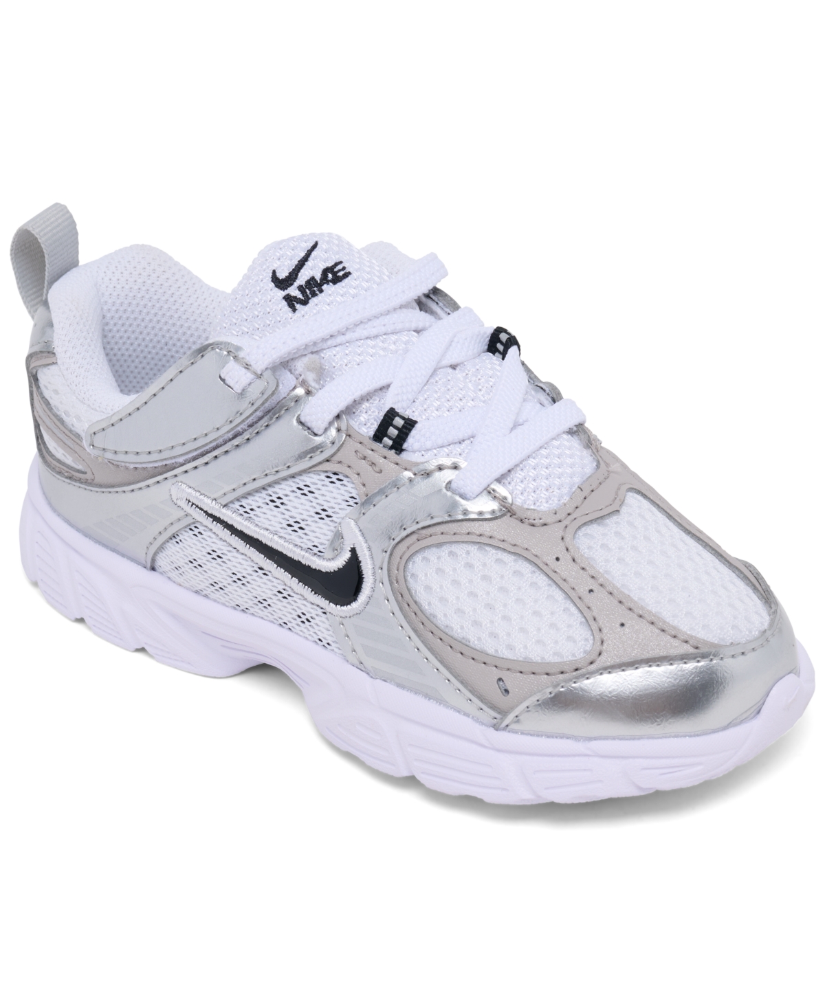 Click here for Nike Toddler Kids V5 Rnr Casual Sneakers from Fini... prices