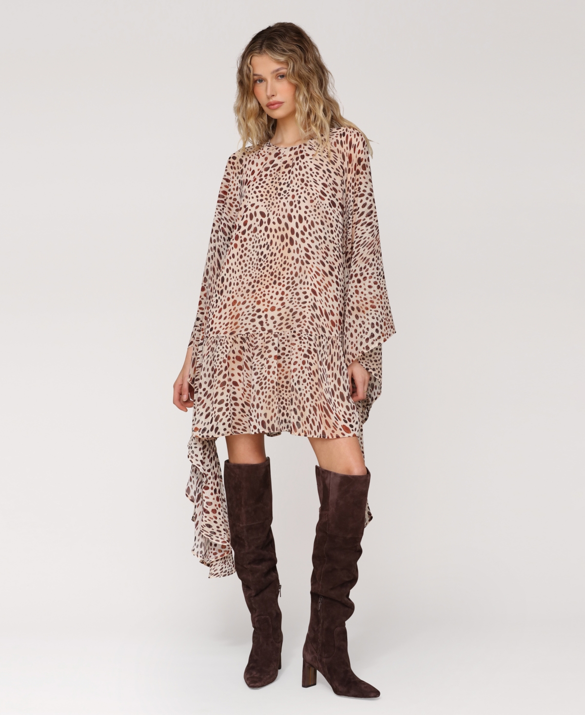 Click here for Avec Les Filles Womens Printed Chiffon Short Shift... prices