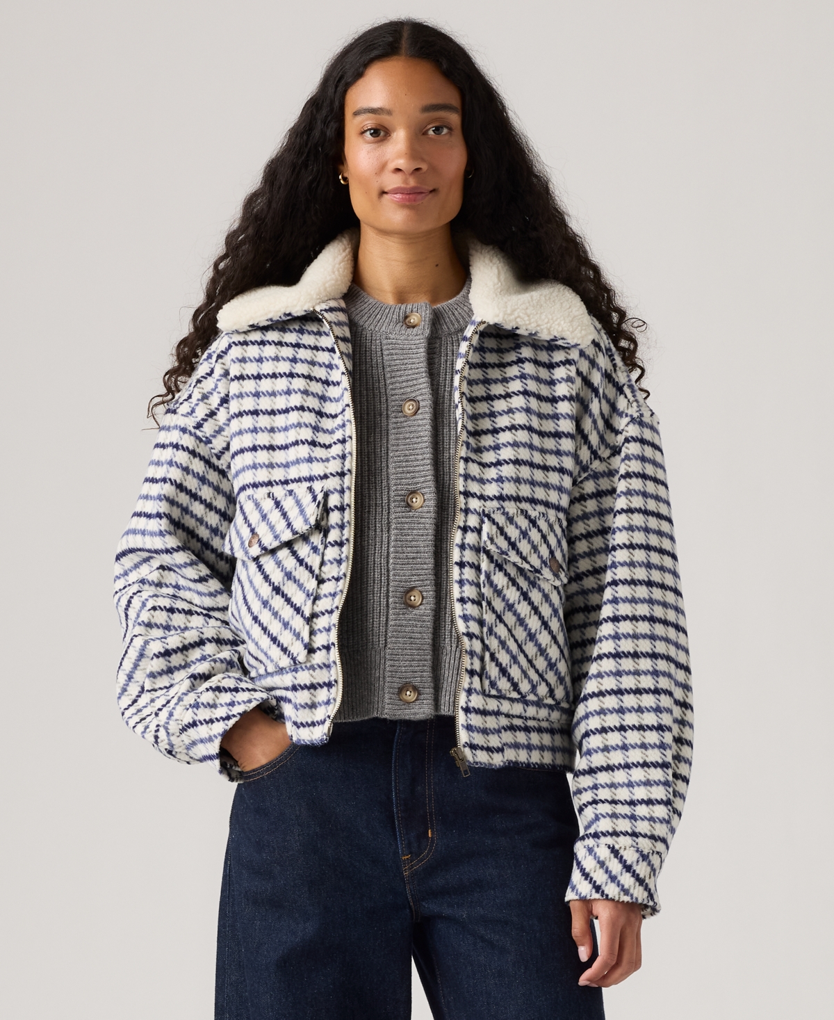 Click here for Levis Womens Shrunken 90s Trucker Long Sleeve Jack... prices