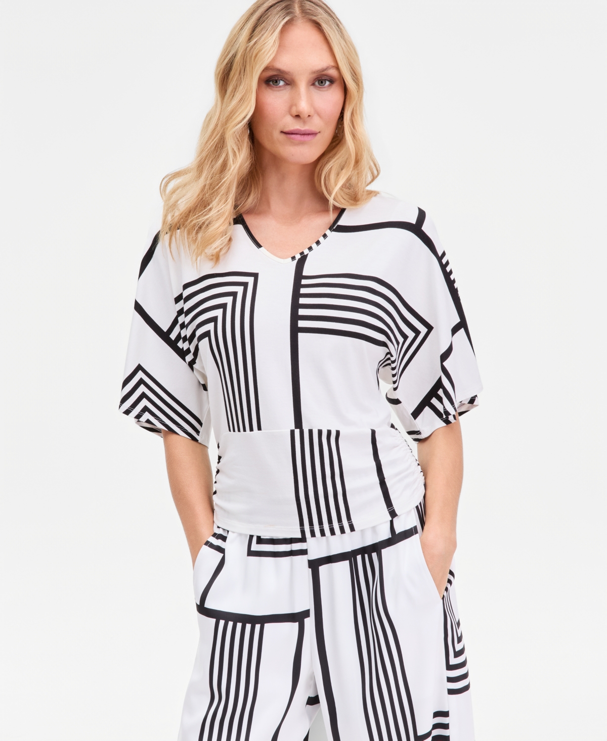 Click here for I.n.c. International Concepts Womens Printed V-Nec... prices