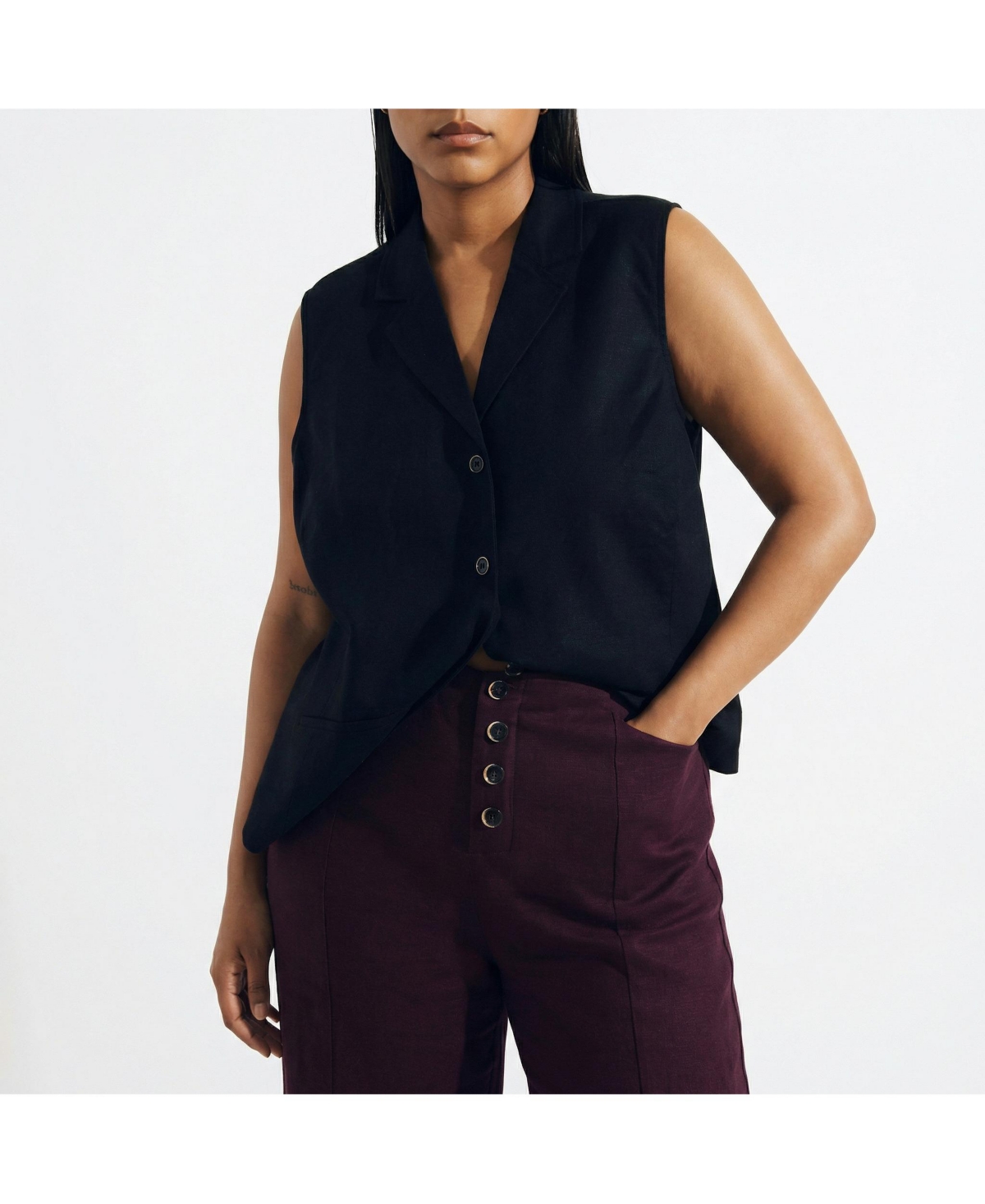 Click here for Universal Standard Womens Denim Look Vest - Black prices