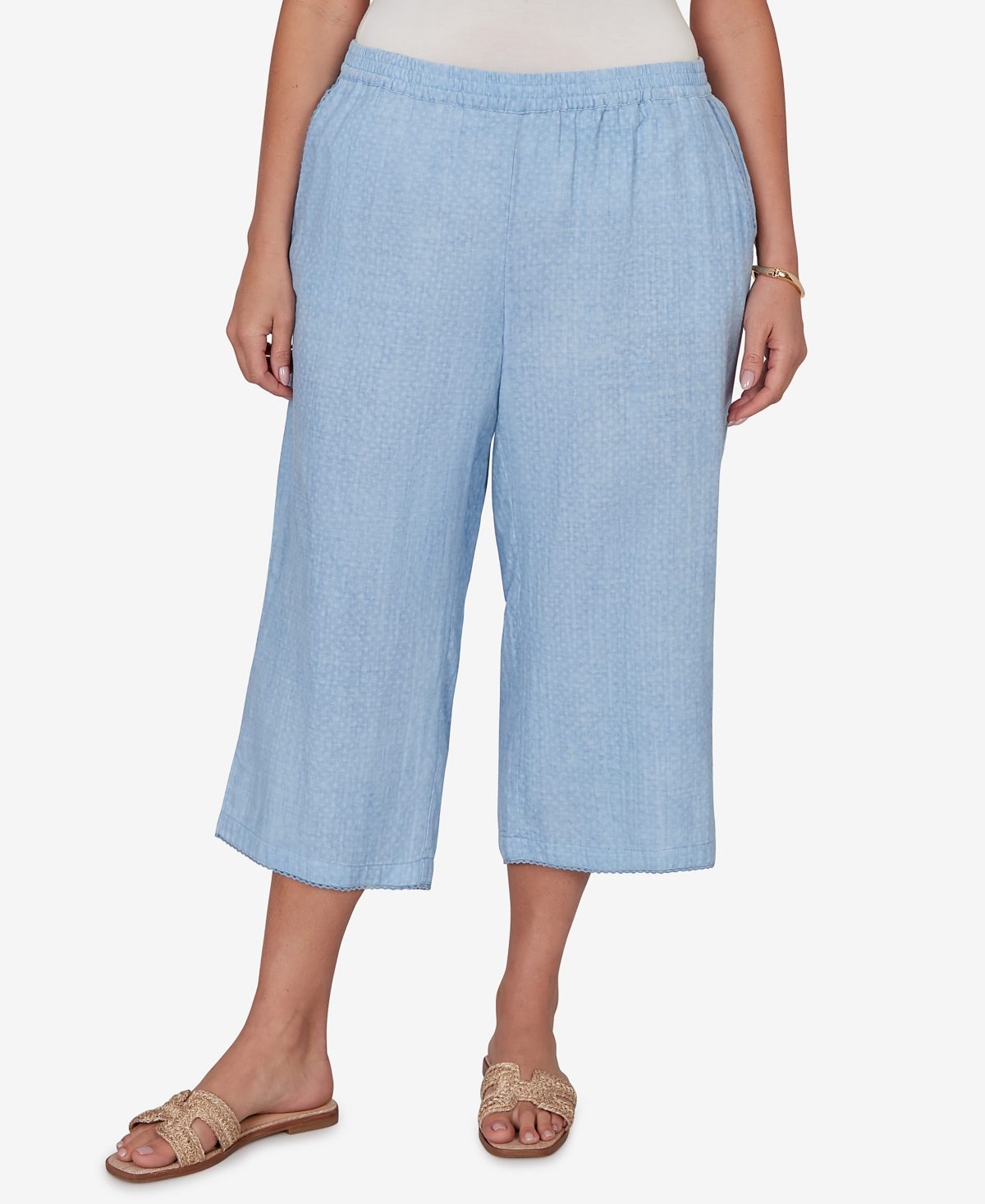 Click here for Ruby Rd. Plus Size Snow Washed Gauze Pull-On Capri... prices