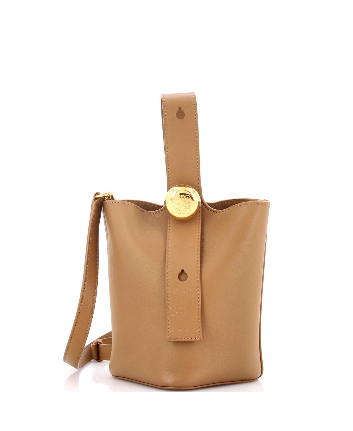 Click here for Pre-Owned Loewe Pebble Bucket Bag Leather - Brown prices