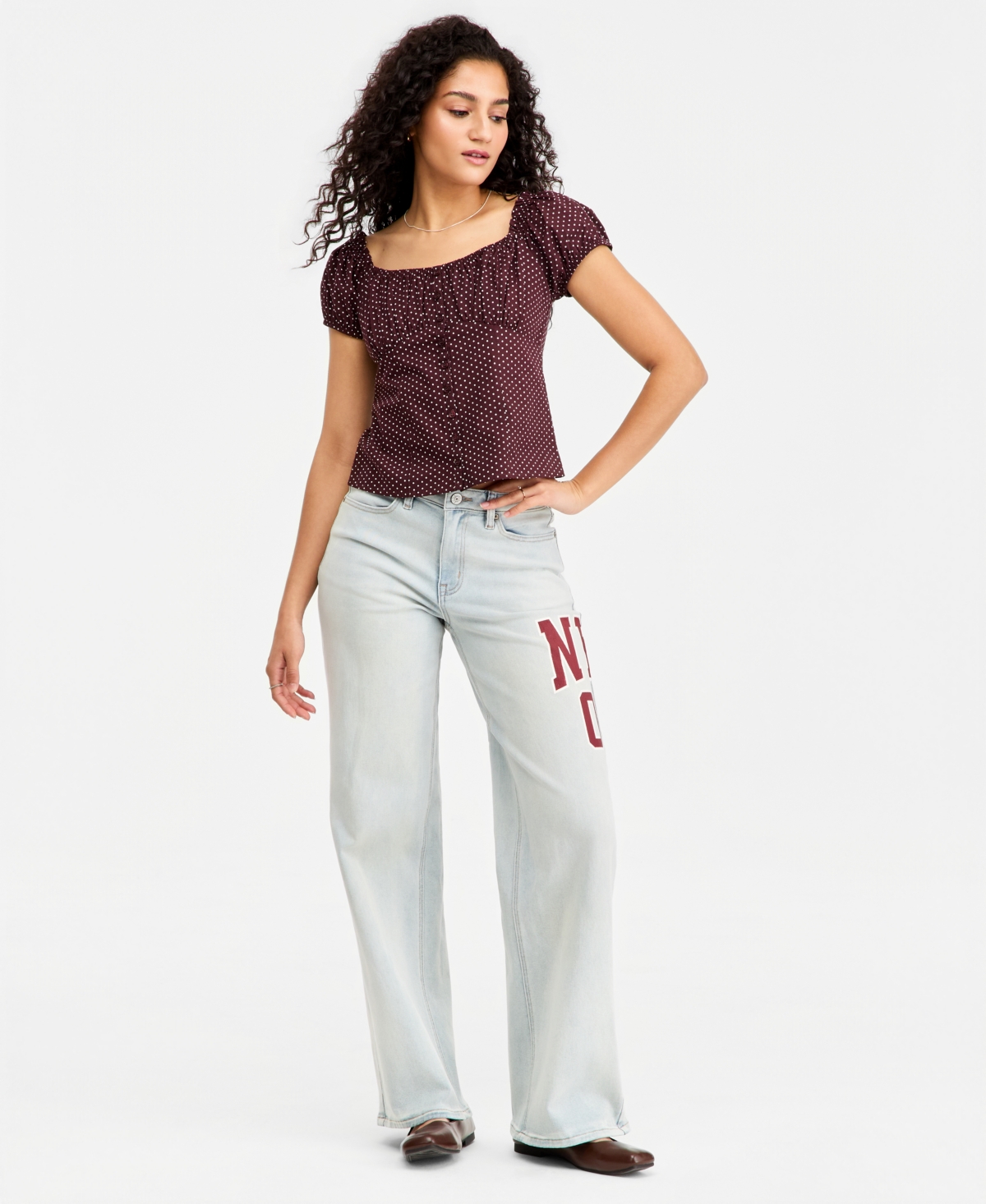 Click here for Madden Girl Juniors Ultra 90s Wide-Leg Varsity Jea... prices