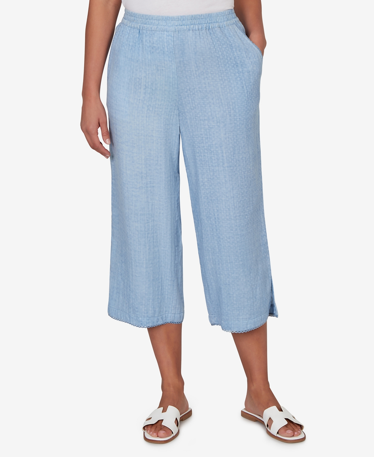 Click here for Ruby Rd. Petite Snow Washed Gauze Pull-On Capri Pa... prices