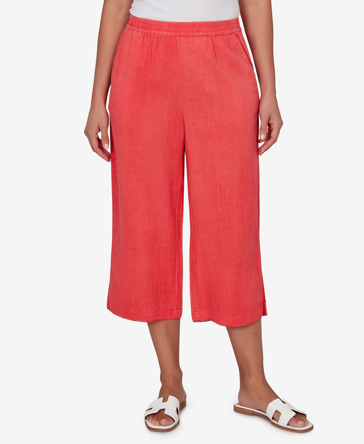 Click here for Ruby Rd. Petite Snow Washed Gauze Pull-On Capri Pa... prices