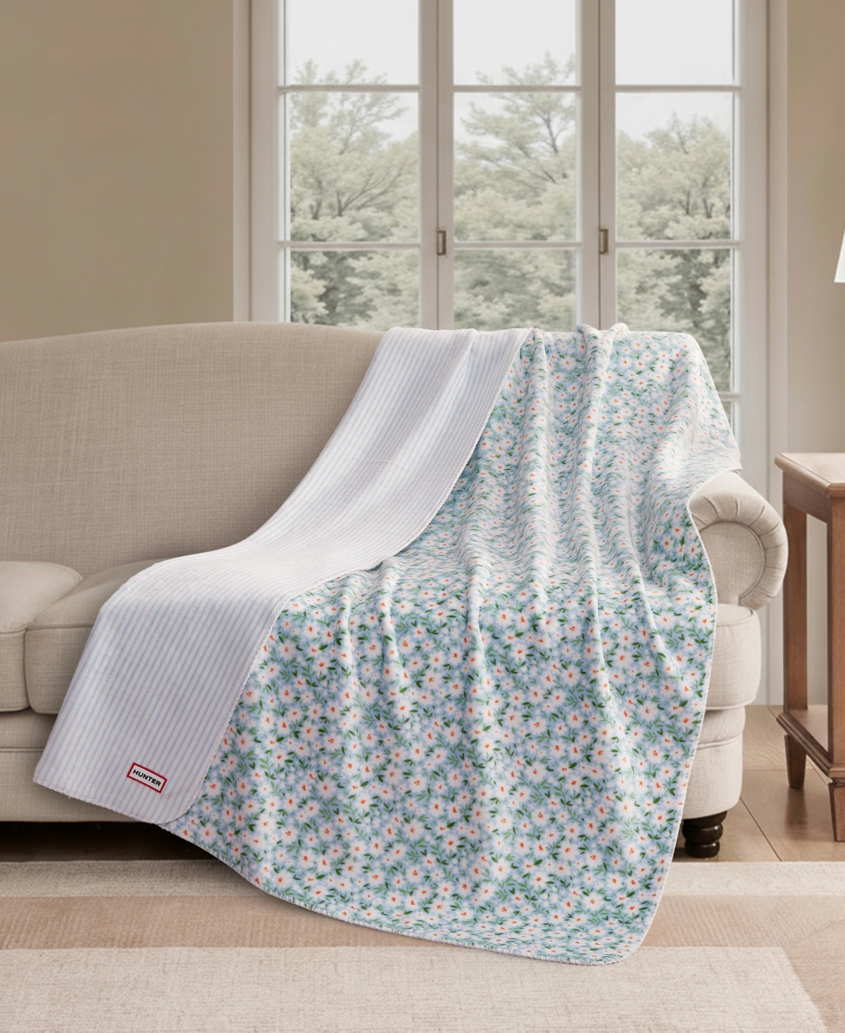 Click here for Hunter Designer Reversible Plush Throws  50 x 70 -... prices