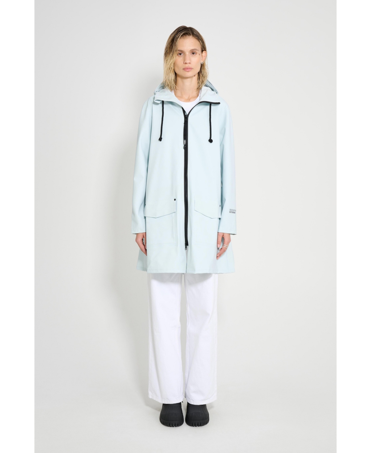 Click here for Stutterheim Mosebacke Patch Raincoat - Frost grey prices