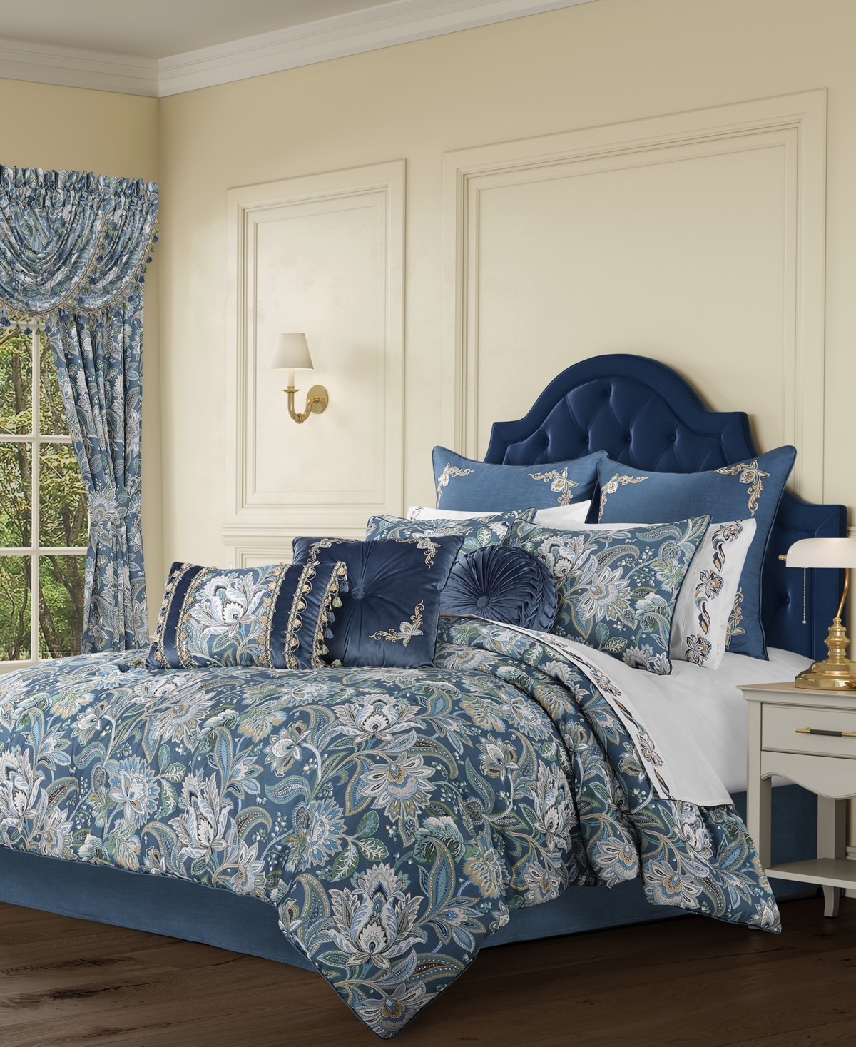 Click here for Five Queens Court Michaela Cotton 4-Pc. Comforter... prices