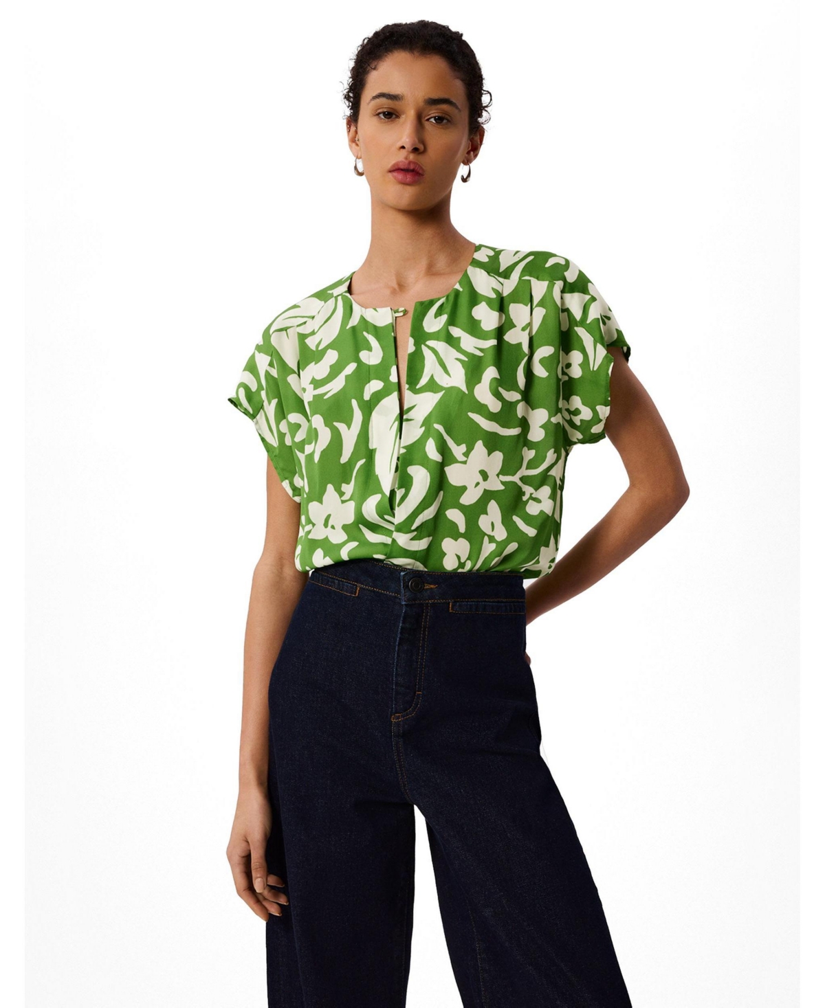 Click here for Whistles Womens Floral Keyhole Blouse - Grn/multi prices