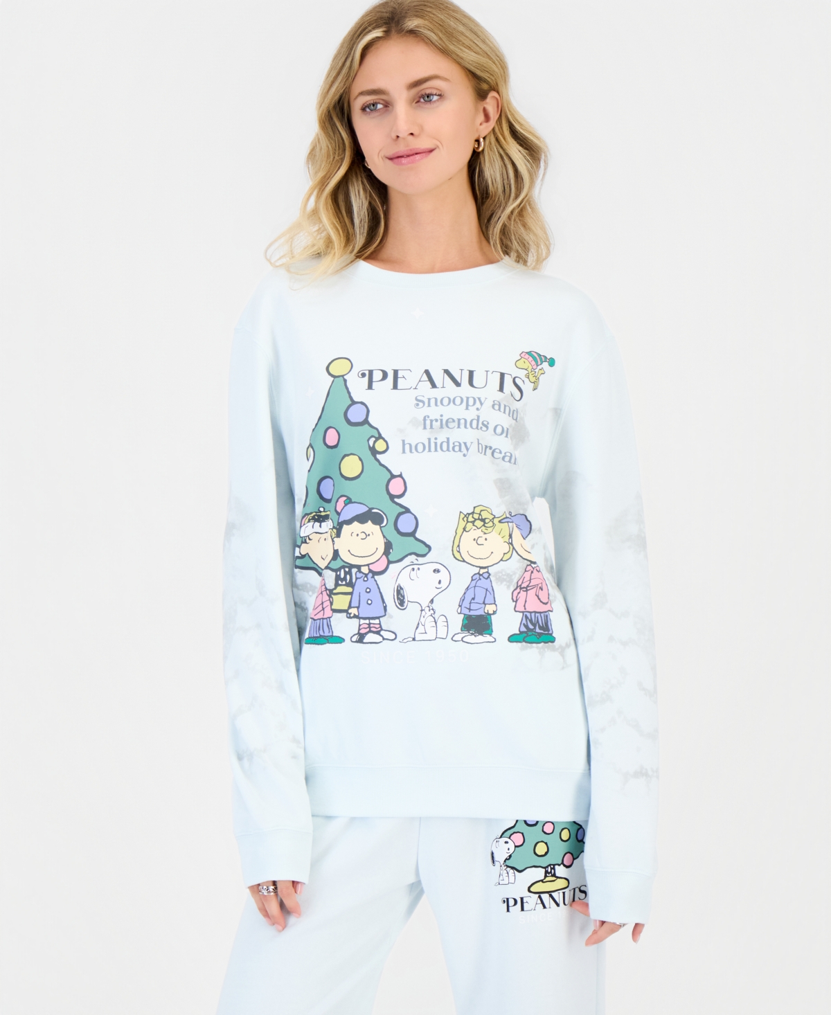 Click here for Peanuts Juniors Xmas Crew Holiday Graphic Sweatshi... prices