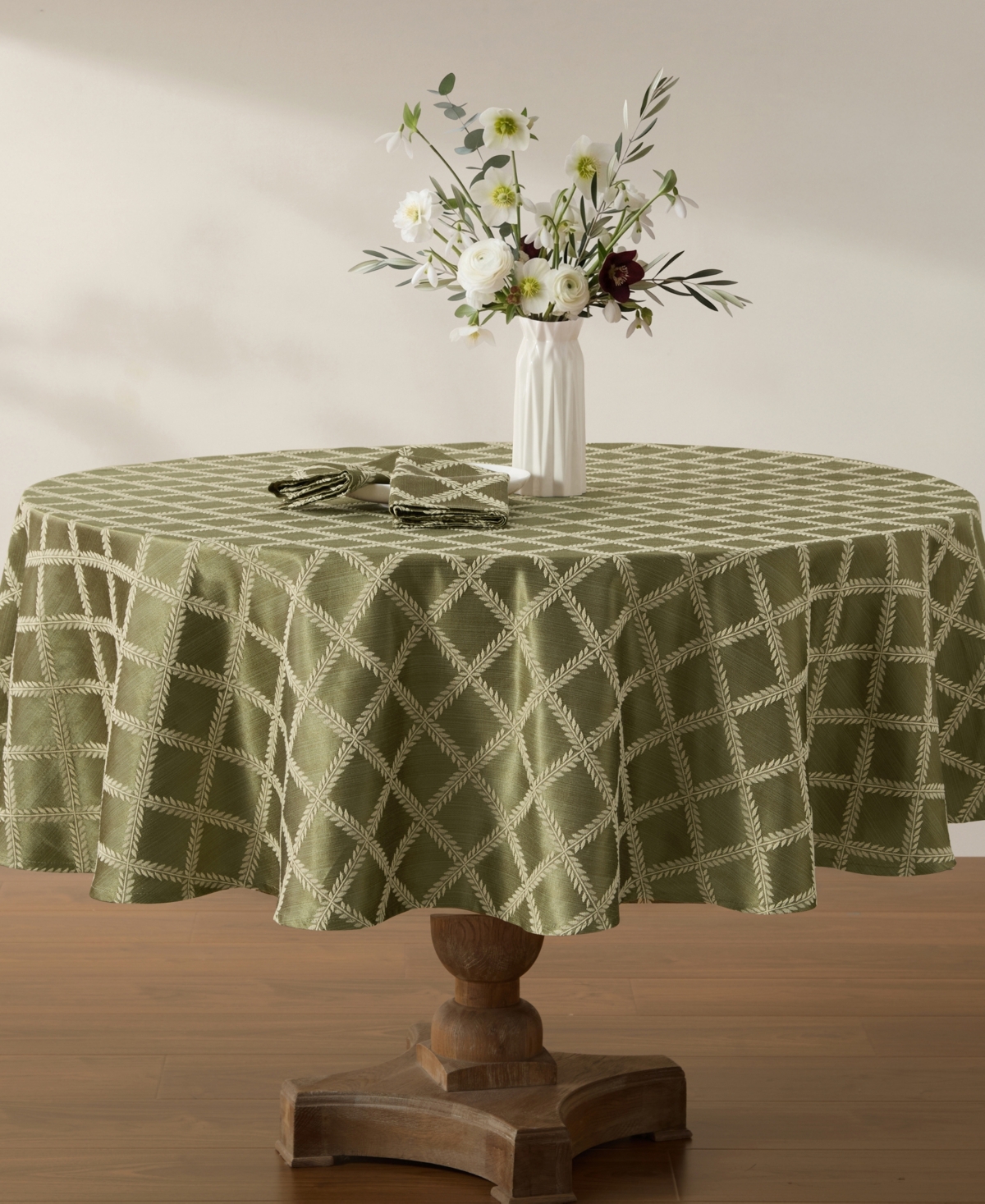 Click here for Lenox Laurel Leaf Round Tablecloth  70 x 70 - Lode... prices
