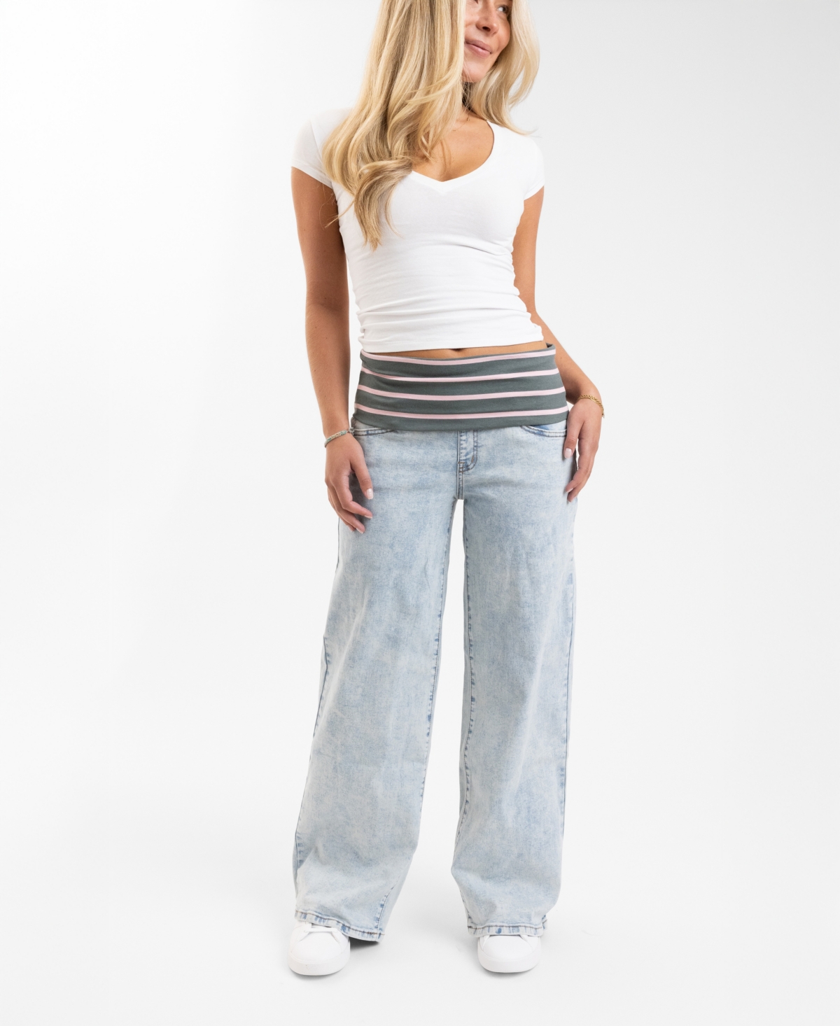 Click here for Em & Cass Juniors Pull-On Low-Rise Wide-Leg Denim... prices